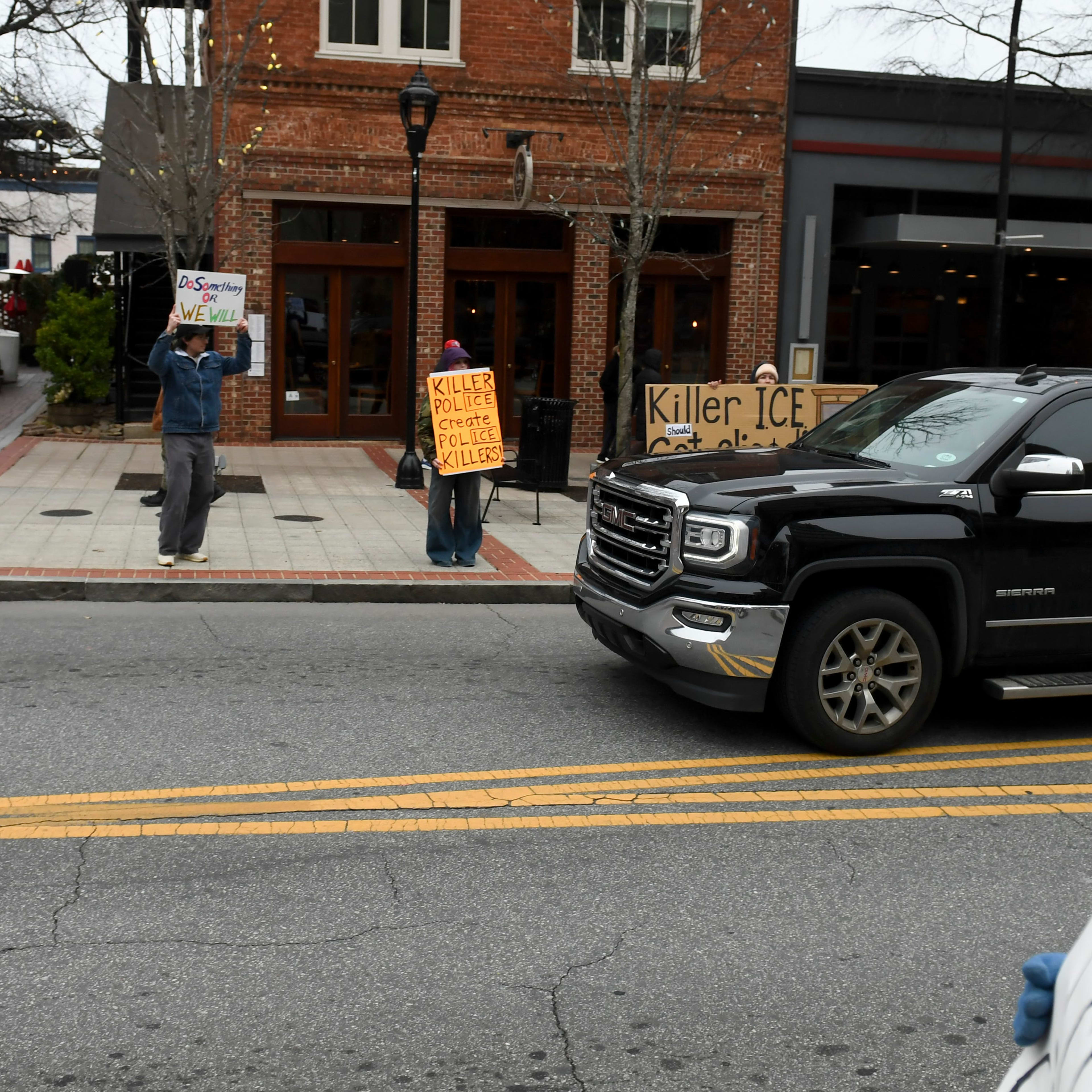 Dana White Not Happy With UFC Fighter's Octagon Interview - The Spun