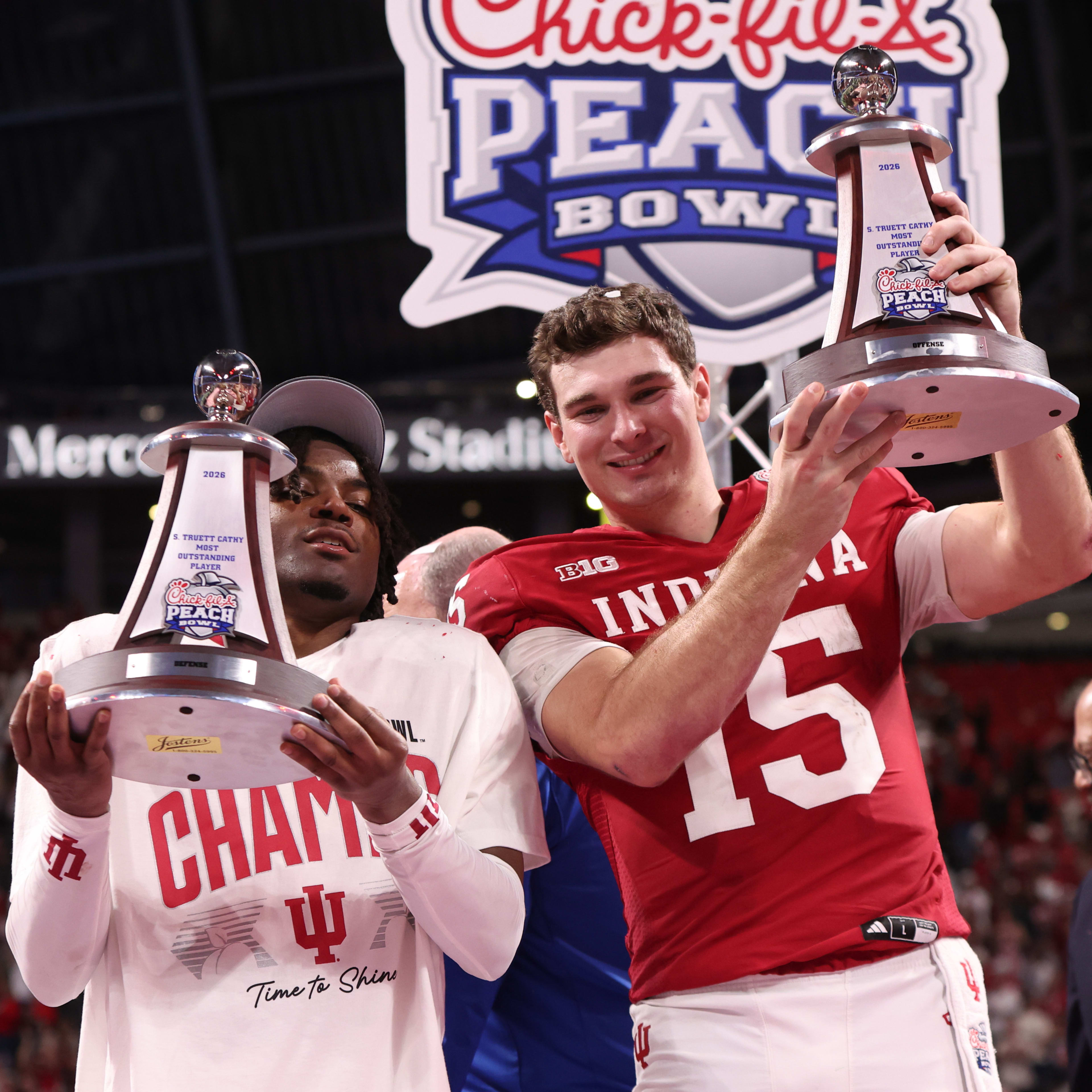 Ring Girl Sydney Thomas Posts 'Incredible' Swimsuit Photo On Vacation ...