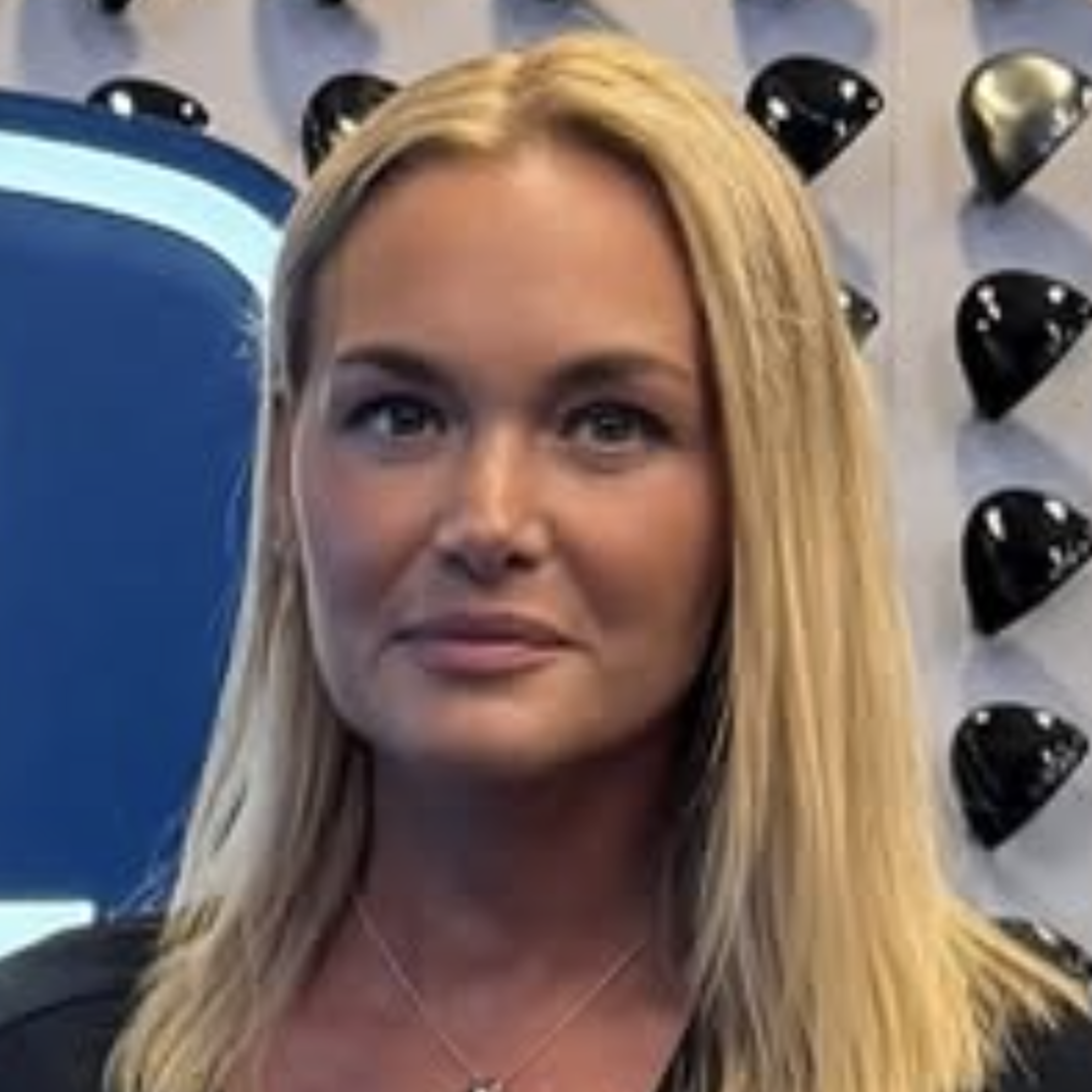 NFL Stadium Is 'Completely Empty' At Kickoff On Sunday - The Spun