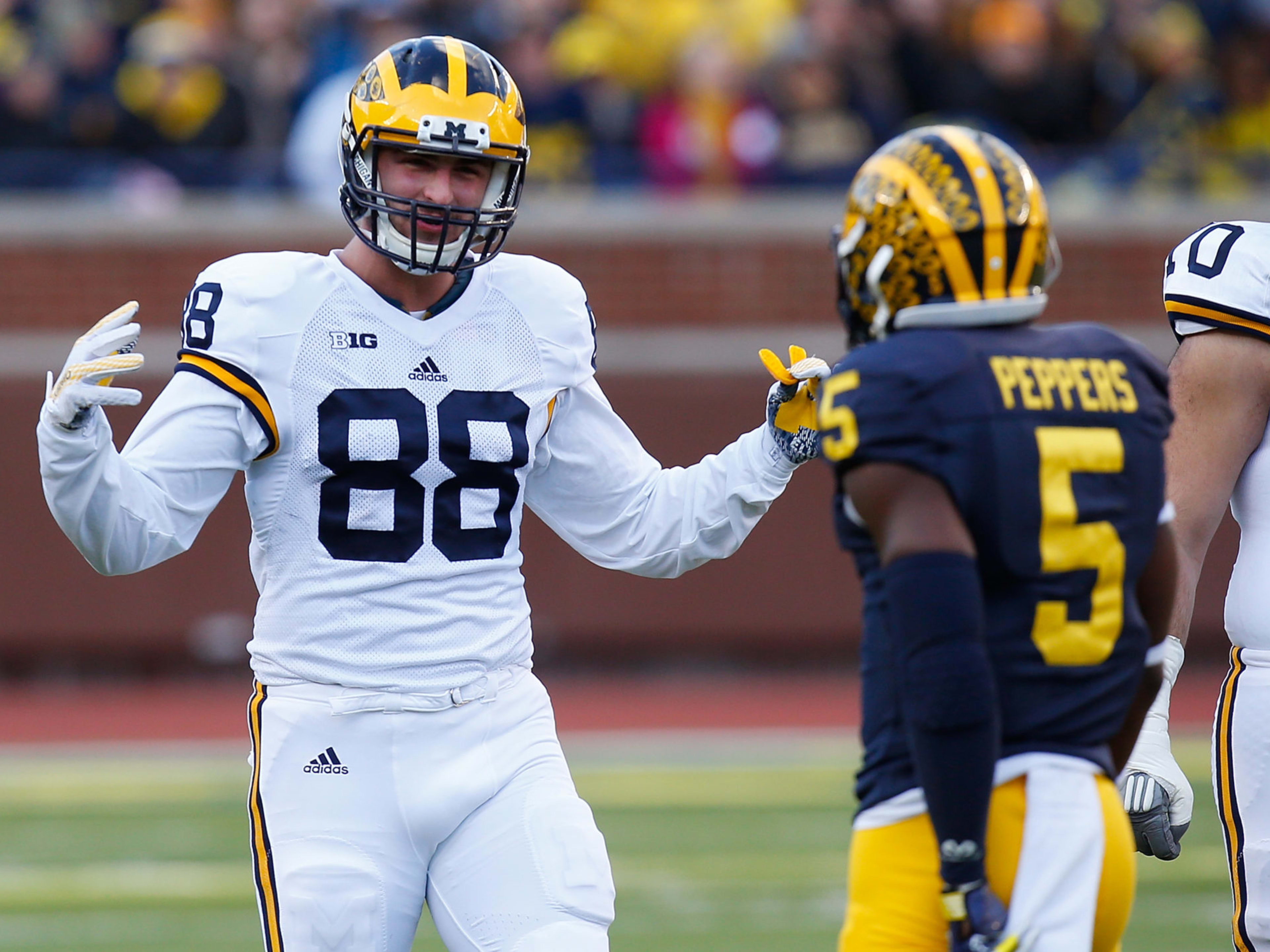 Peyton Manning Announces Popular 'ManningCast' Guest Won't Return - The ...