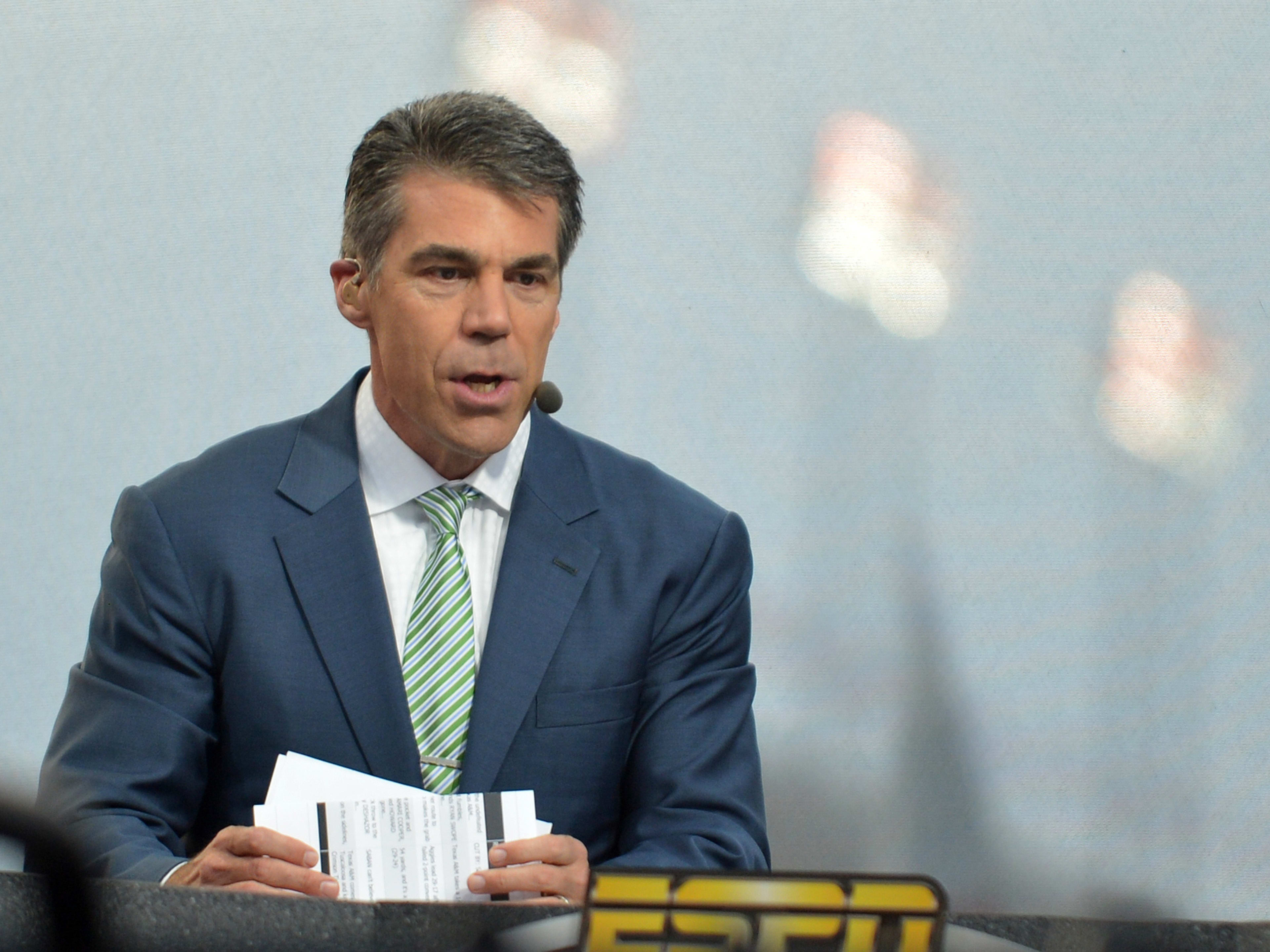 Girl Goes Viral After Throwing Football In A Parking Lot - Again - The Spun