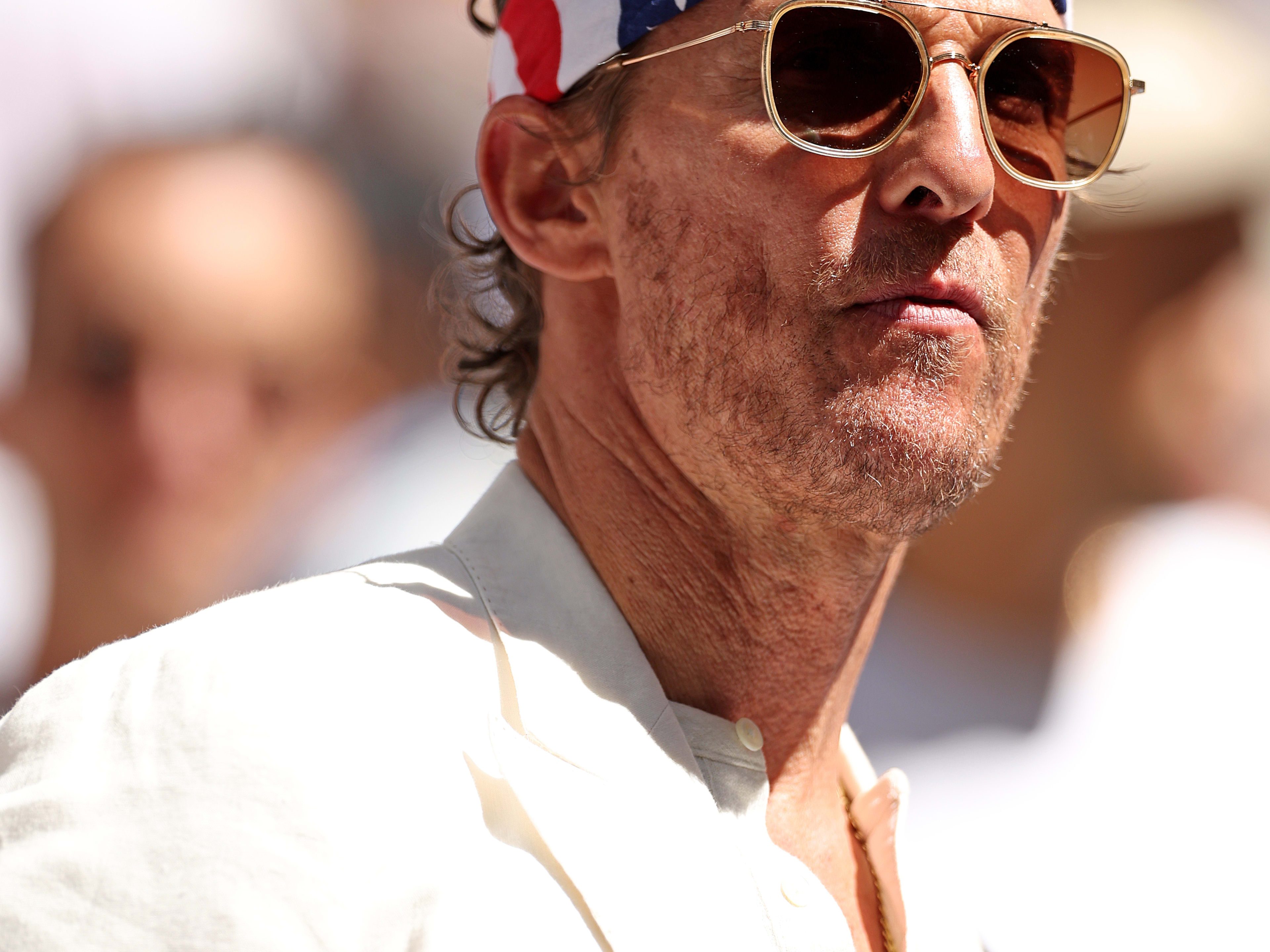 NBC Sideline Reporter Kaylee Hartung Turns Heads With Boat Photo - The Spun