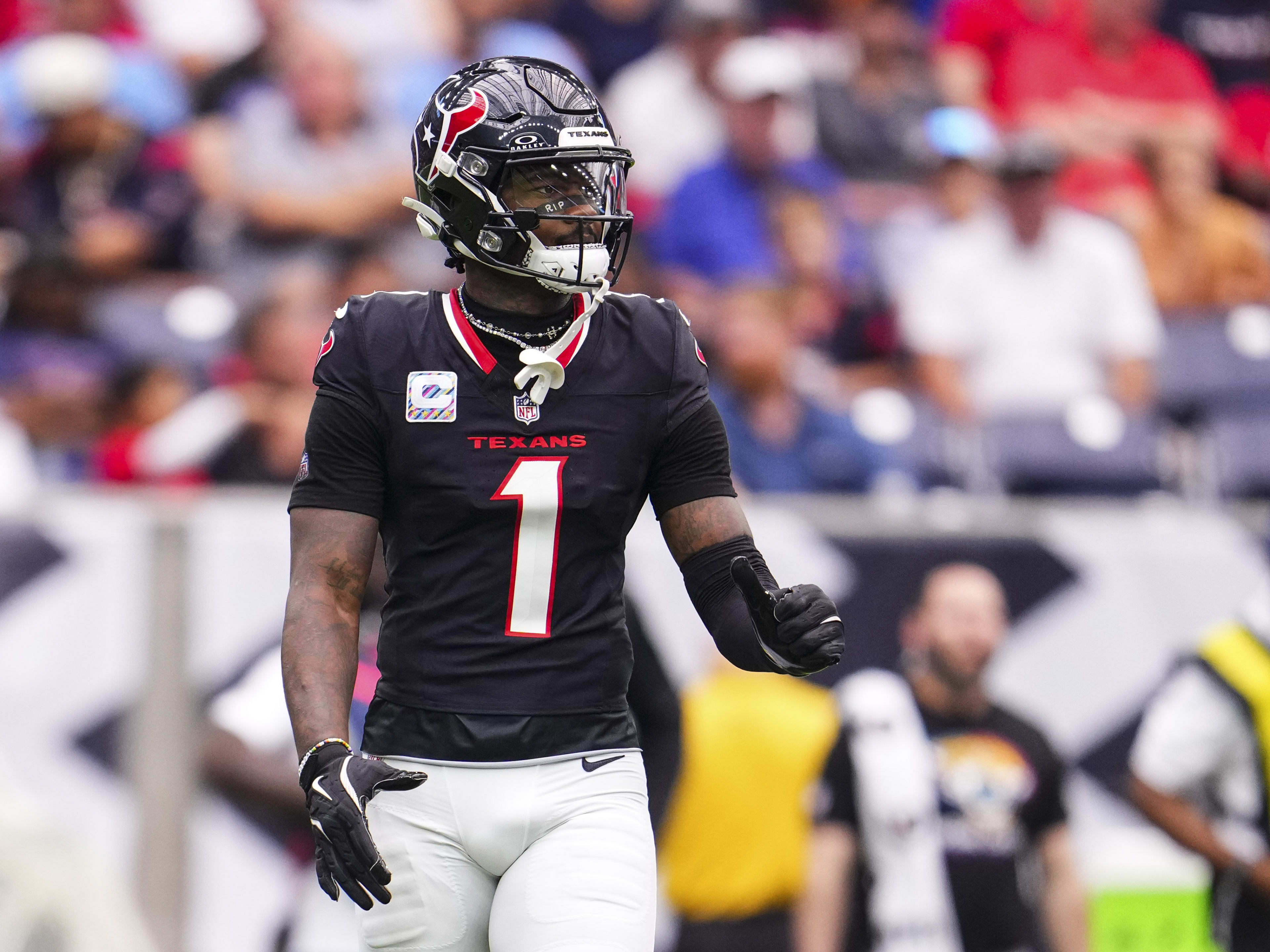 Mike Vrabel Makes His Opinion On Stefon Diggs Extremely Clear - The Spun