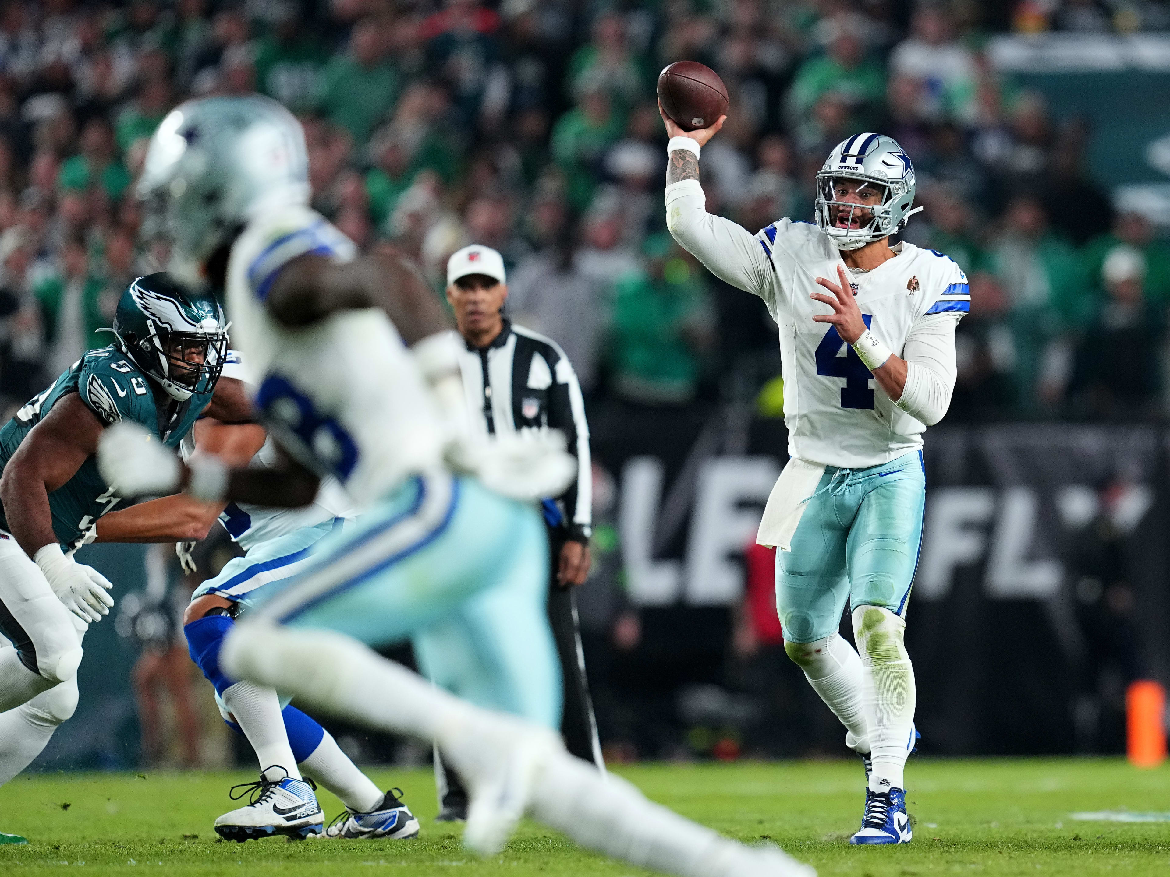 'Stunning' NFL Reporter Goes Viral Ahead Of Preseason Opener - The Spun