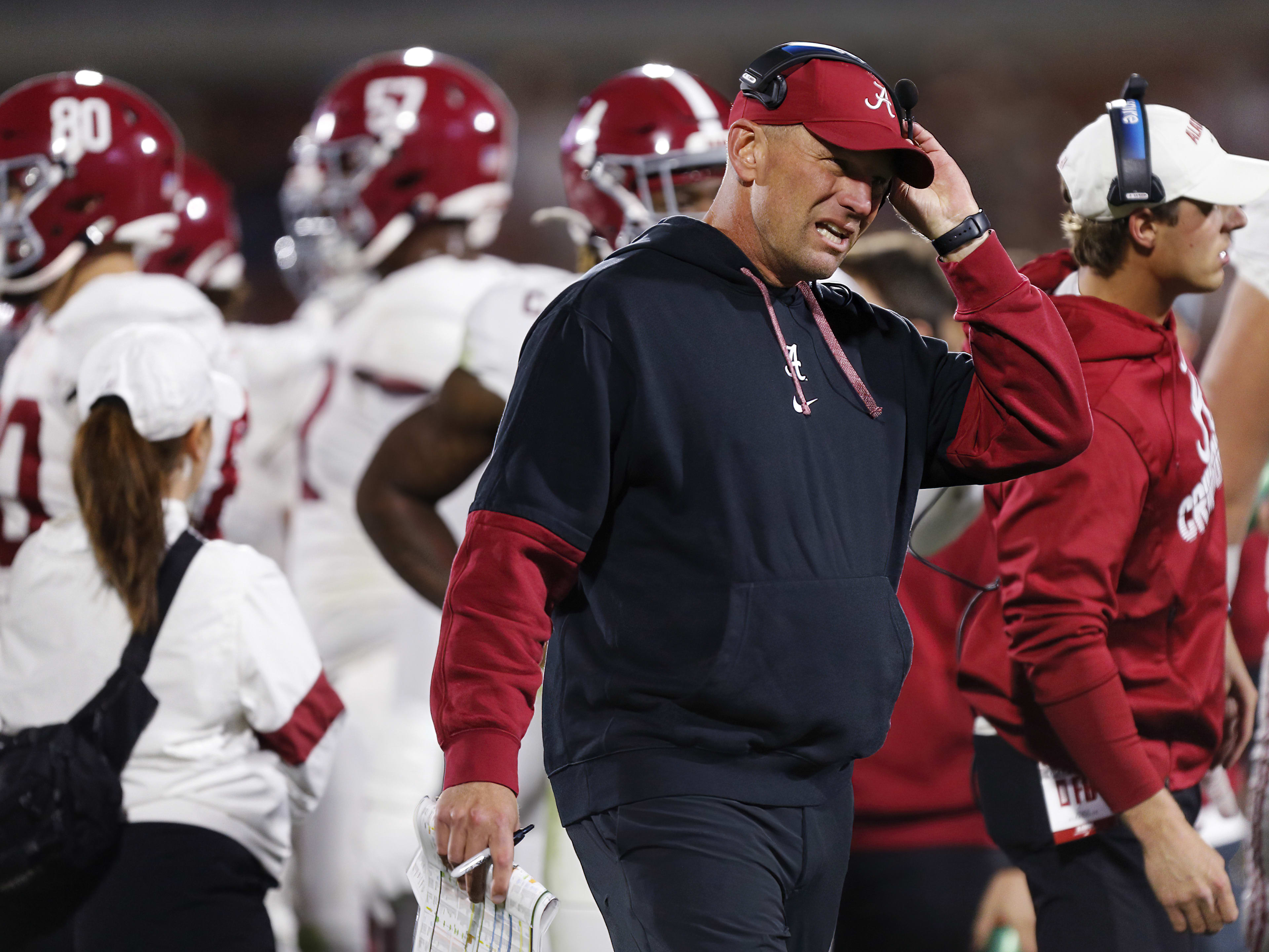 Country Music Star Goes Viral In 'Cheeky' Swimsuit Photo - The Spun