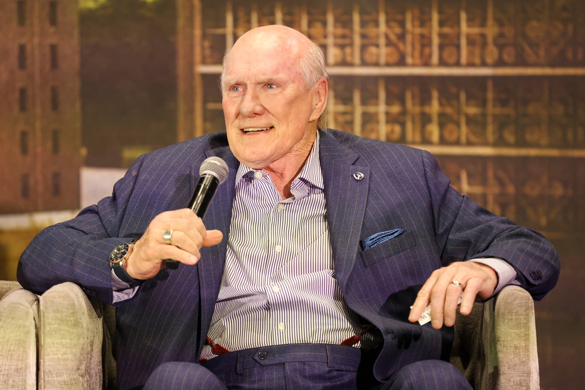 FOX Is Considering A Surprising New Role For Terry Bradshaw - The Spun