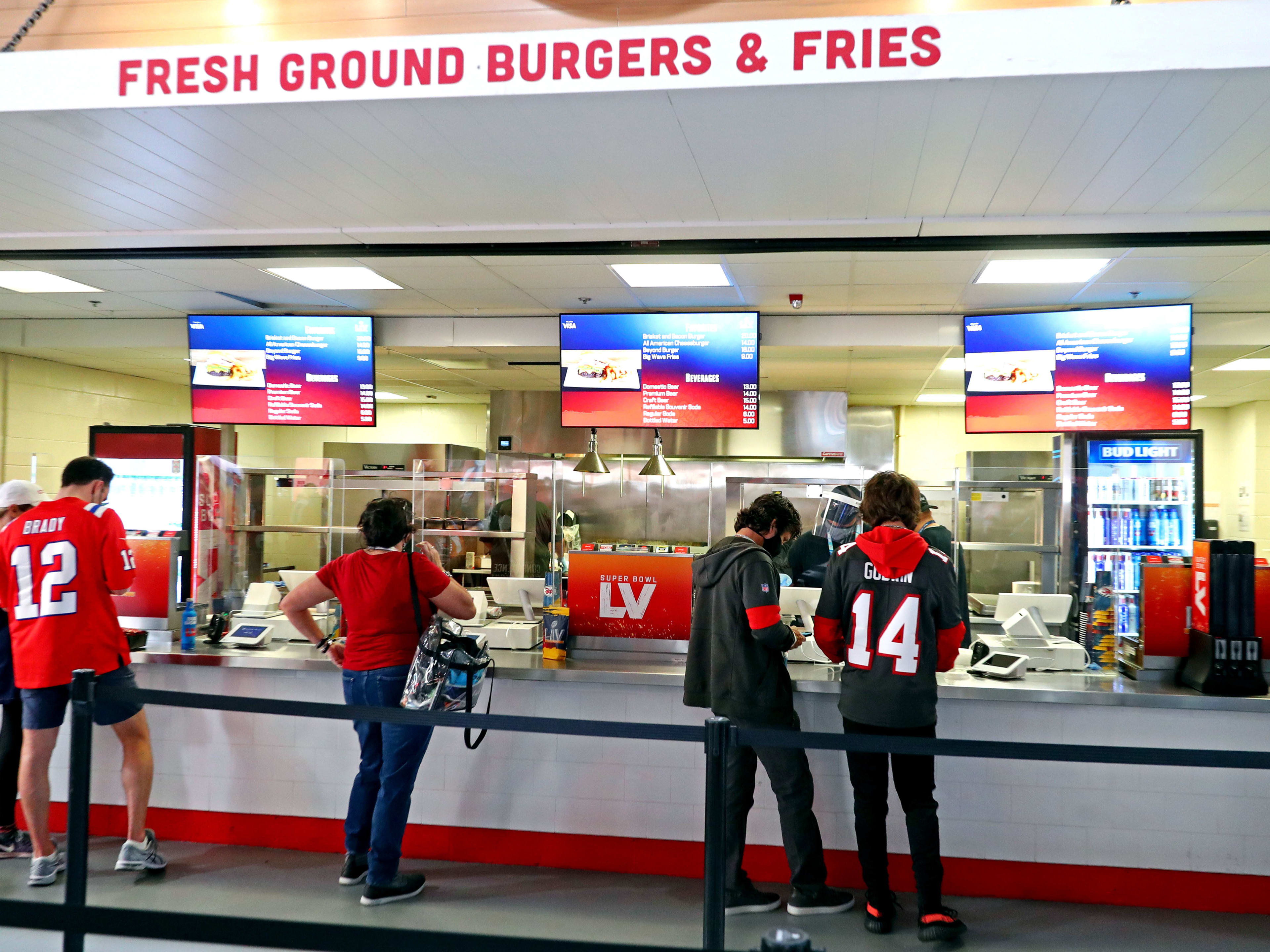 Former Ohio State Coach Jim Tressel Looks Incredible At 71 Years Old ...