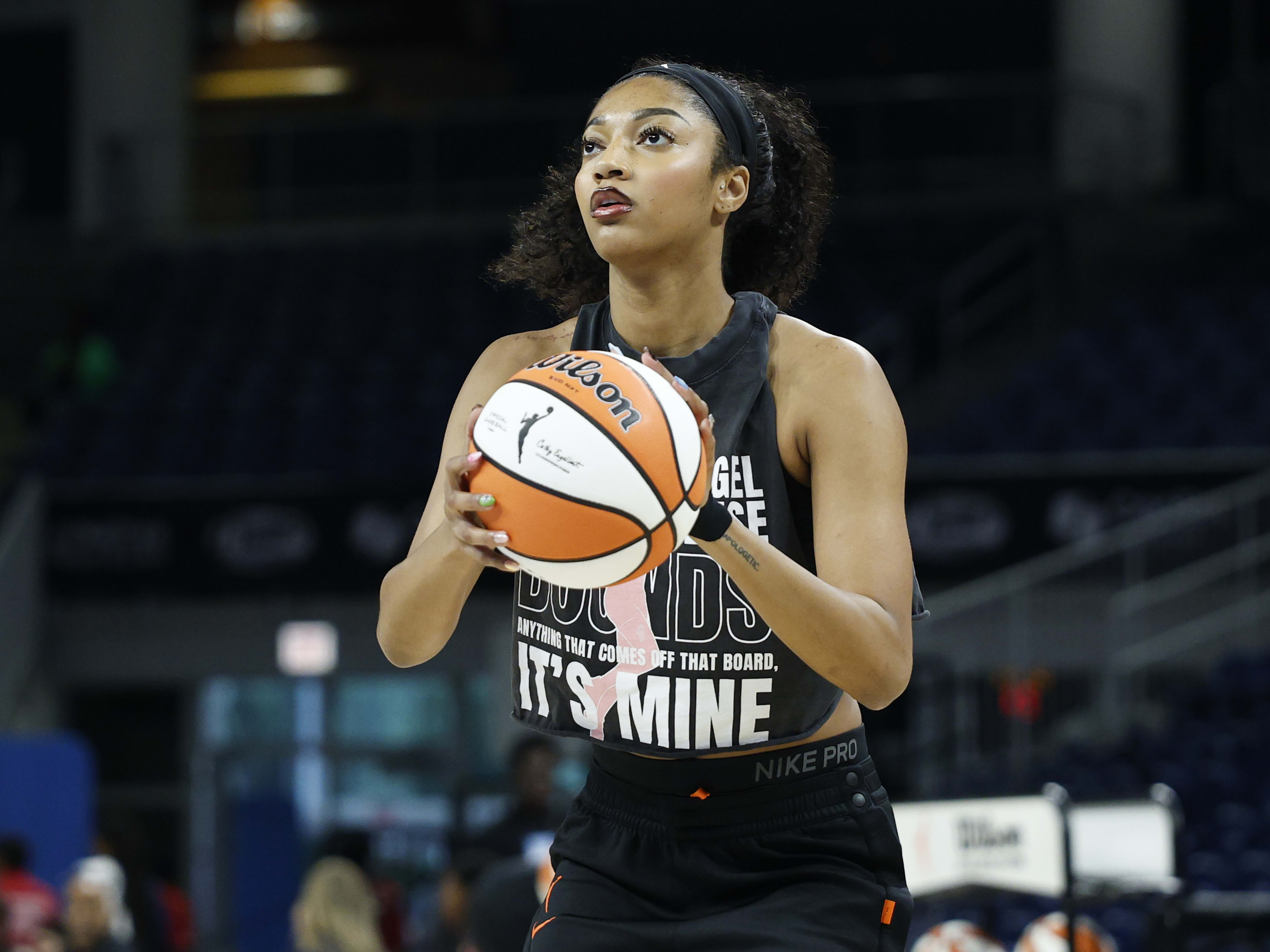 'Wow' - Swimsuit Photo Of 68-Year-Old Model Goes Viral - The Spun