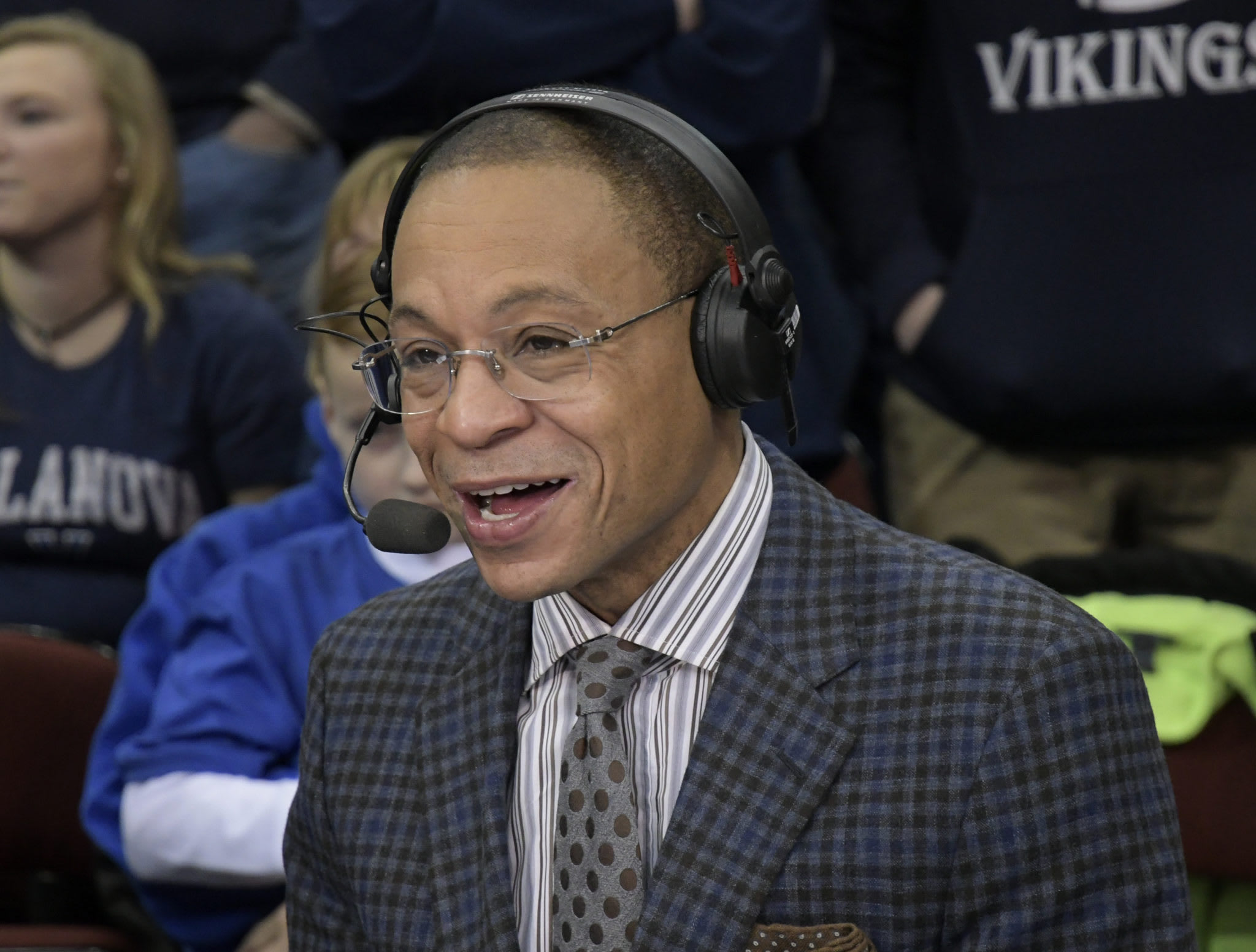 Legendary Announcer Gus Johnson Accused Of 'Ruining' Big Moment - The Spun