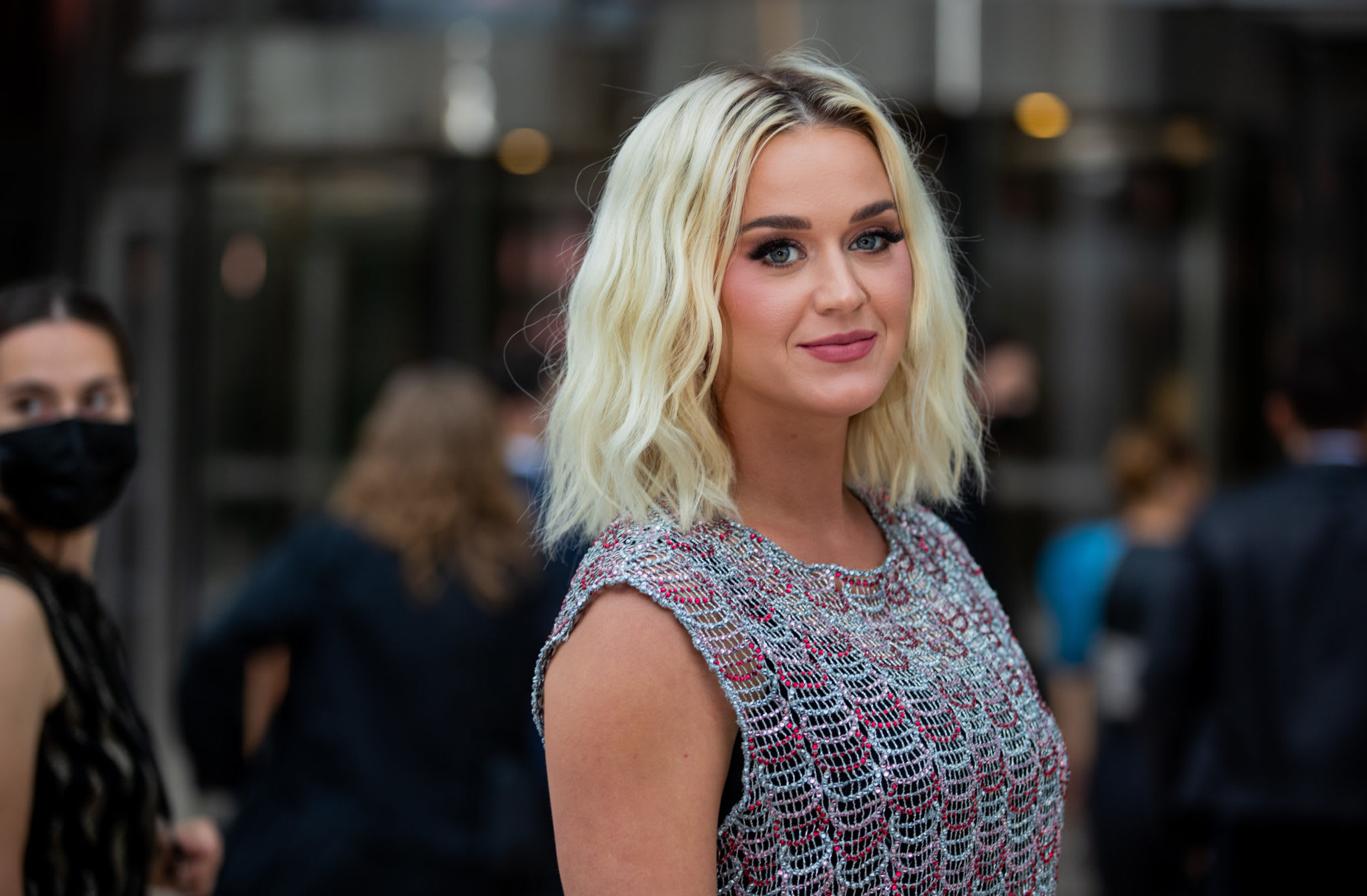 Katy Perry Is Going Viral For Her 'Cheeky' Swimsuit Photo In Brazil ...