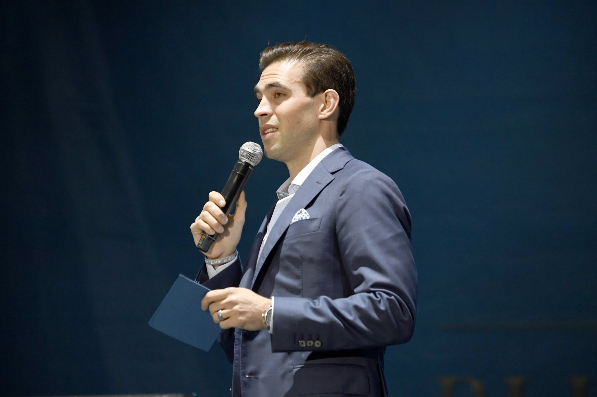 NFL Announcer Joe Davis Sidelined Indefinitely - Here's Why - The Spun