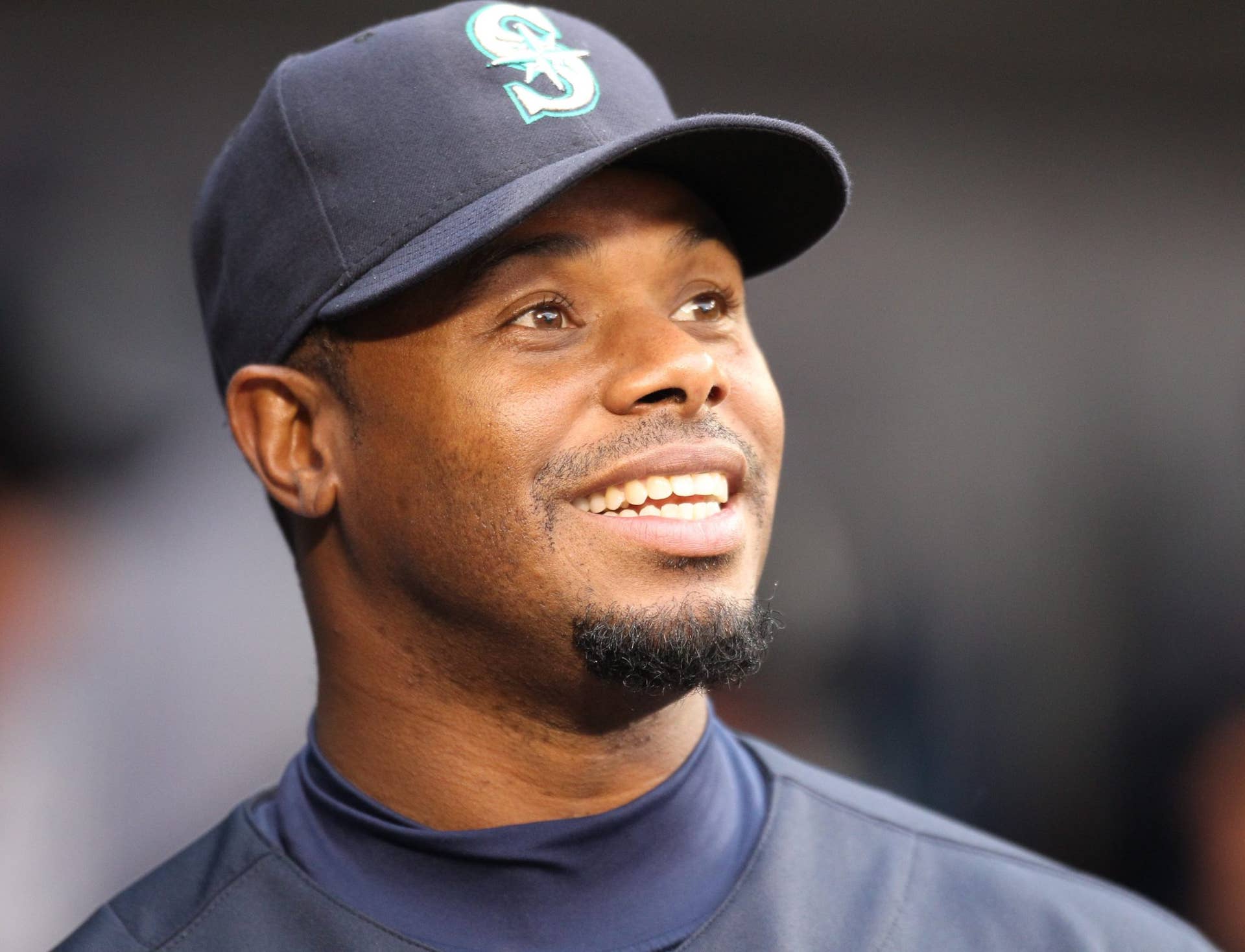 Look: Ken Griffey Jr's Zoom Background Is Going Viral - The Spun