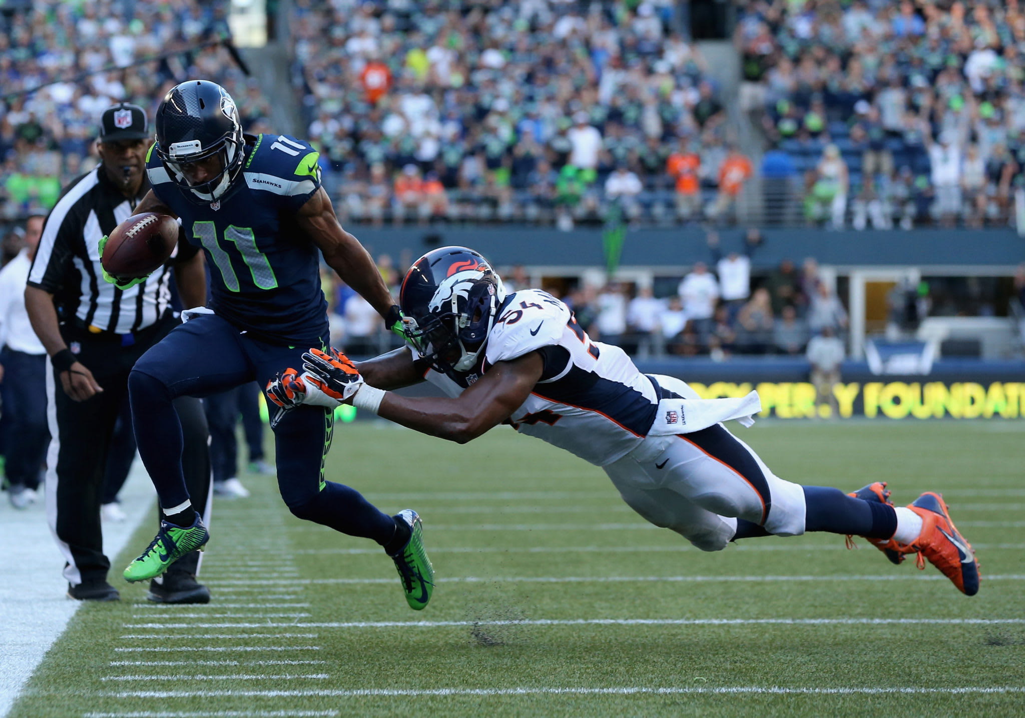 Prayers Are Pouring In For Former NFL Star Percy Harvin - The Spun