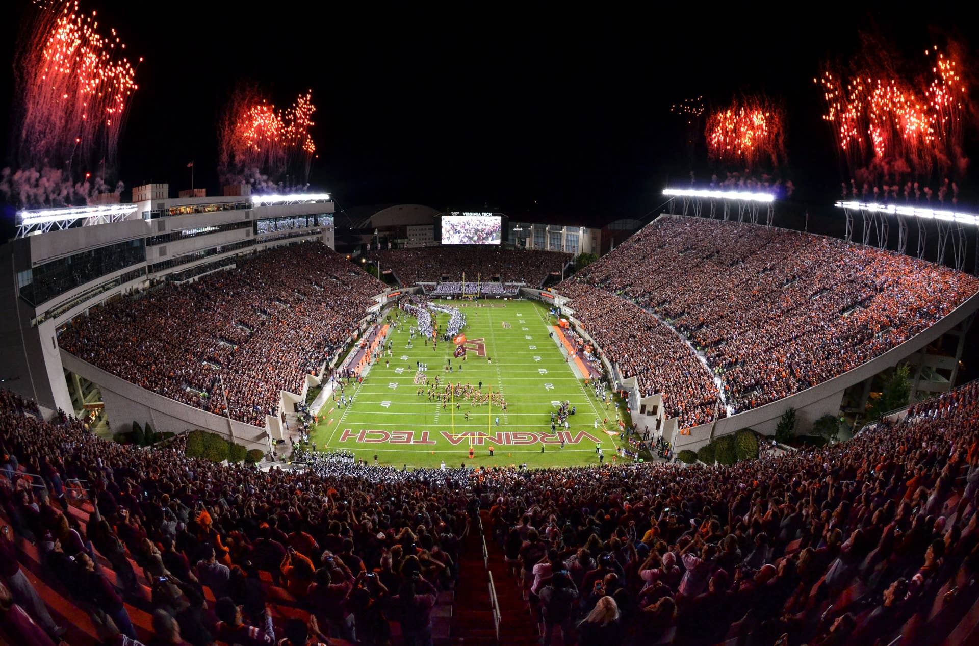 Look: Major College Football Stadium Has Emptied Out - The Spun