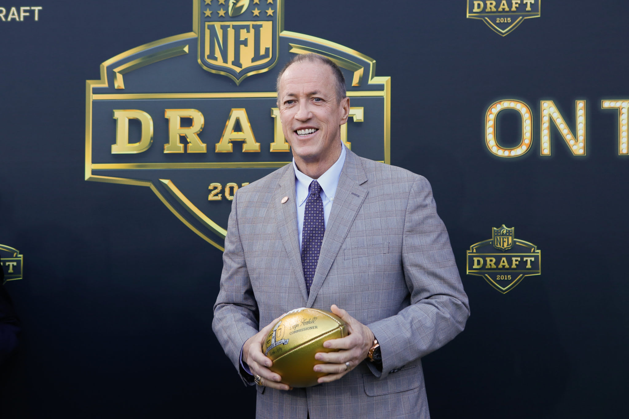 Prayers Pouring In For Family Of NFL Legend Jim Kelly - The Spun
