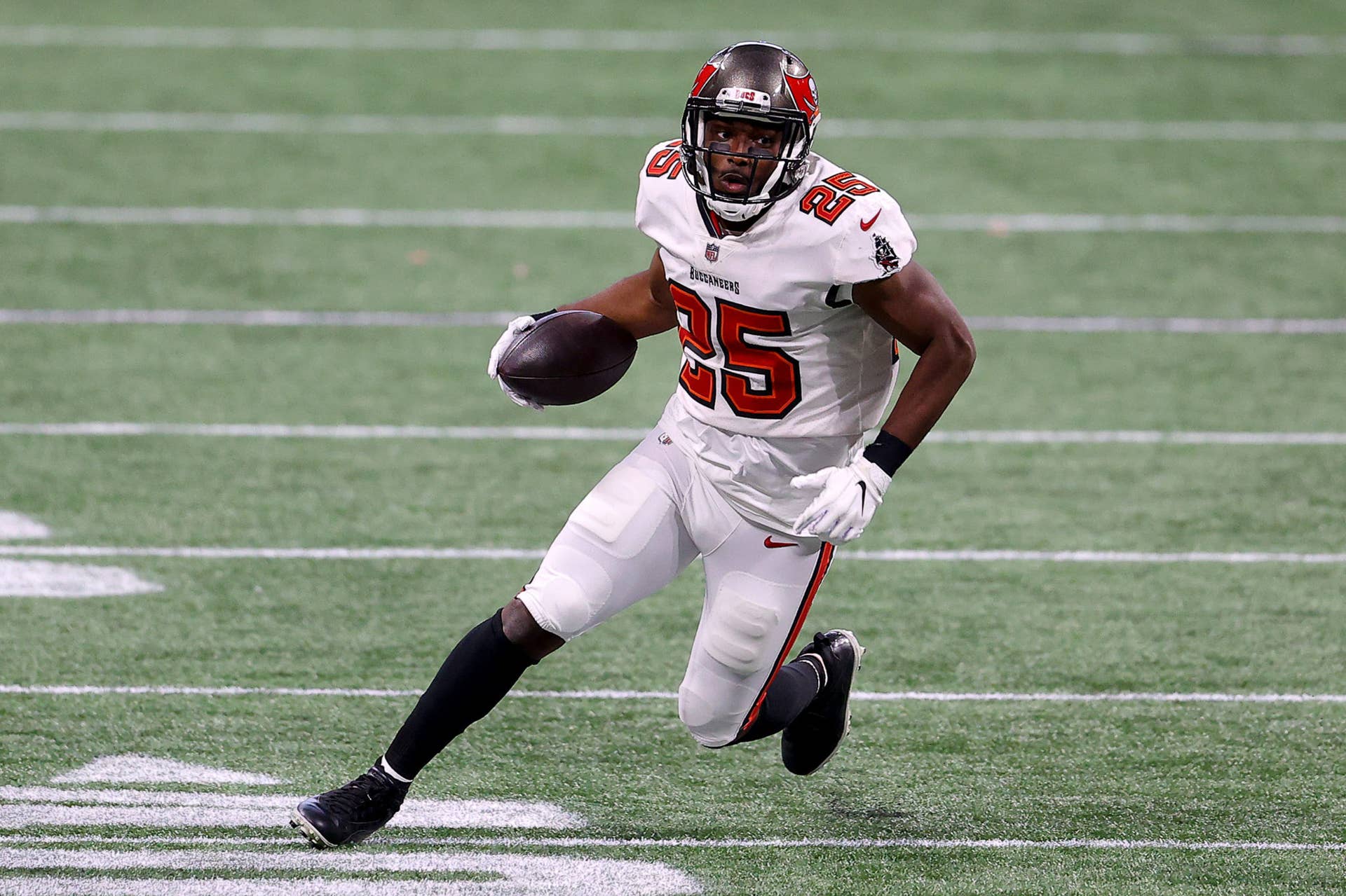 LeSean McCoy Has Blunt Message For Julian Edelman - The Spun