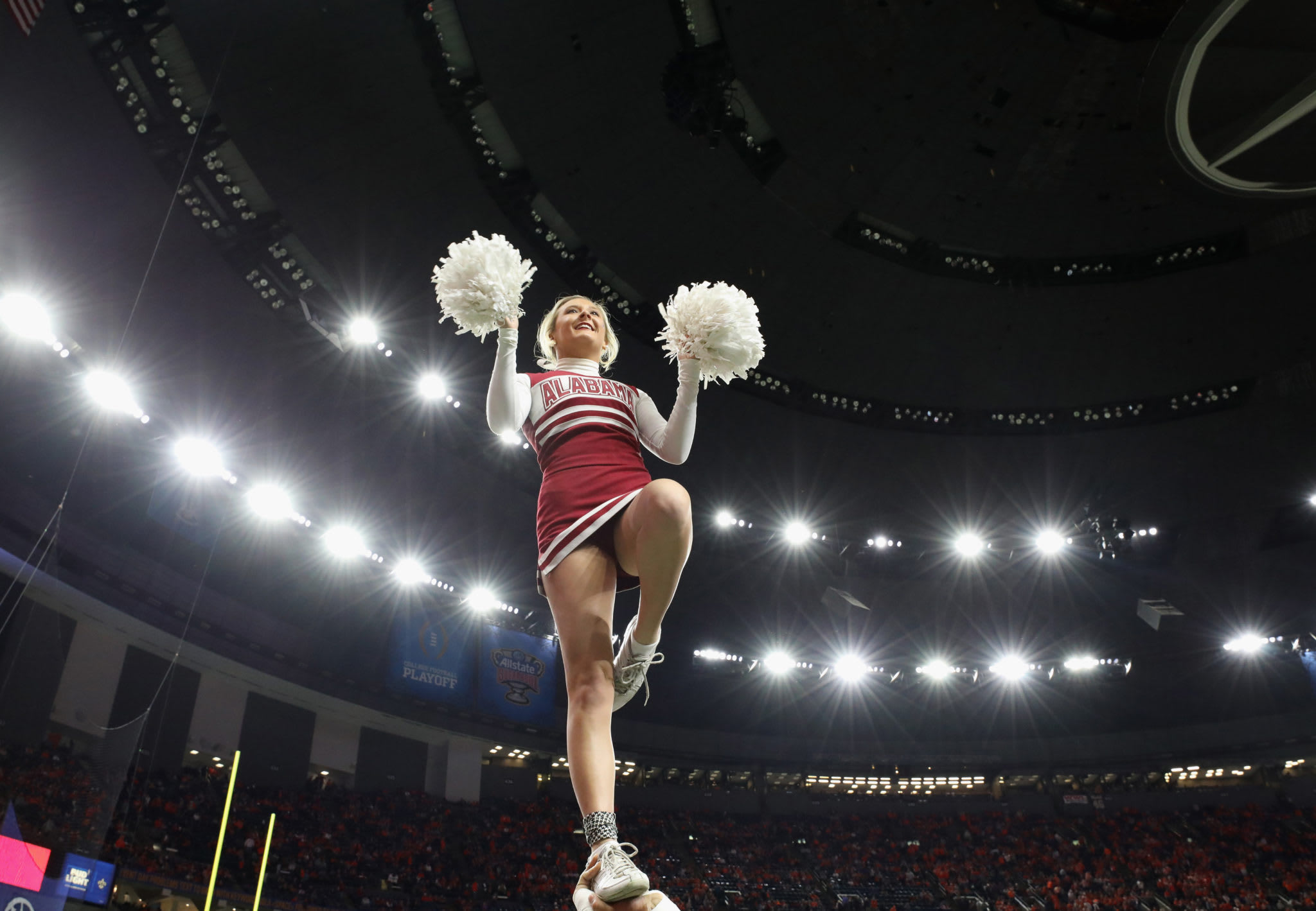 Alabama Cheerleader Turns Heads With Offseason Swimsuit Photo - The Spun