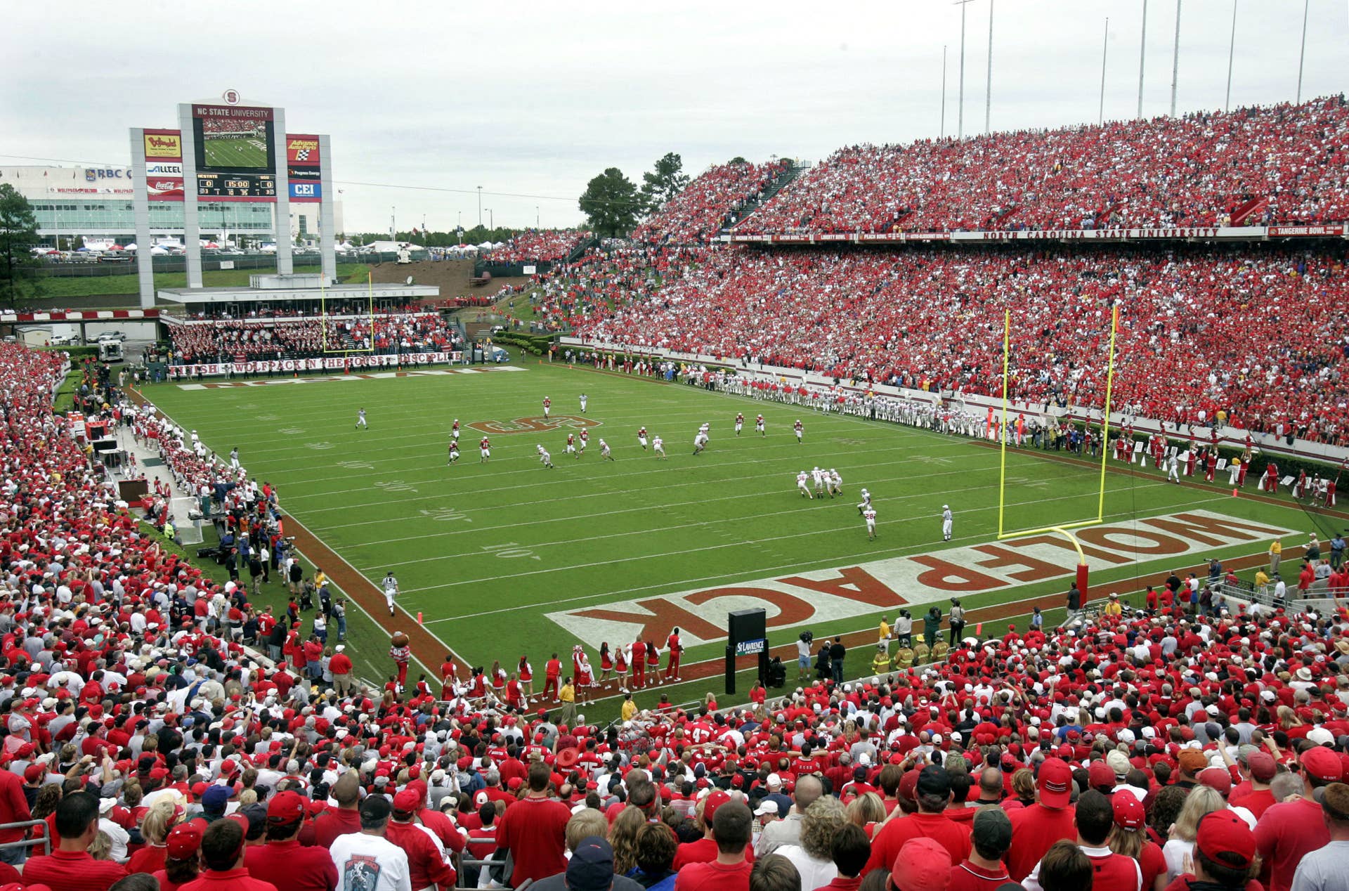 Football Fans Sending Prayers After NC State Coach's Daughter Dies ...