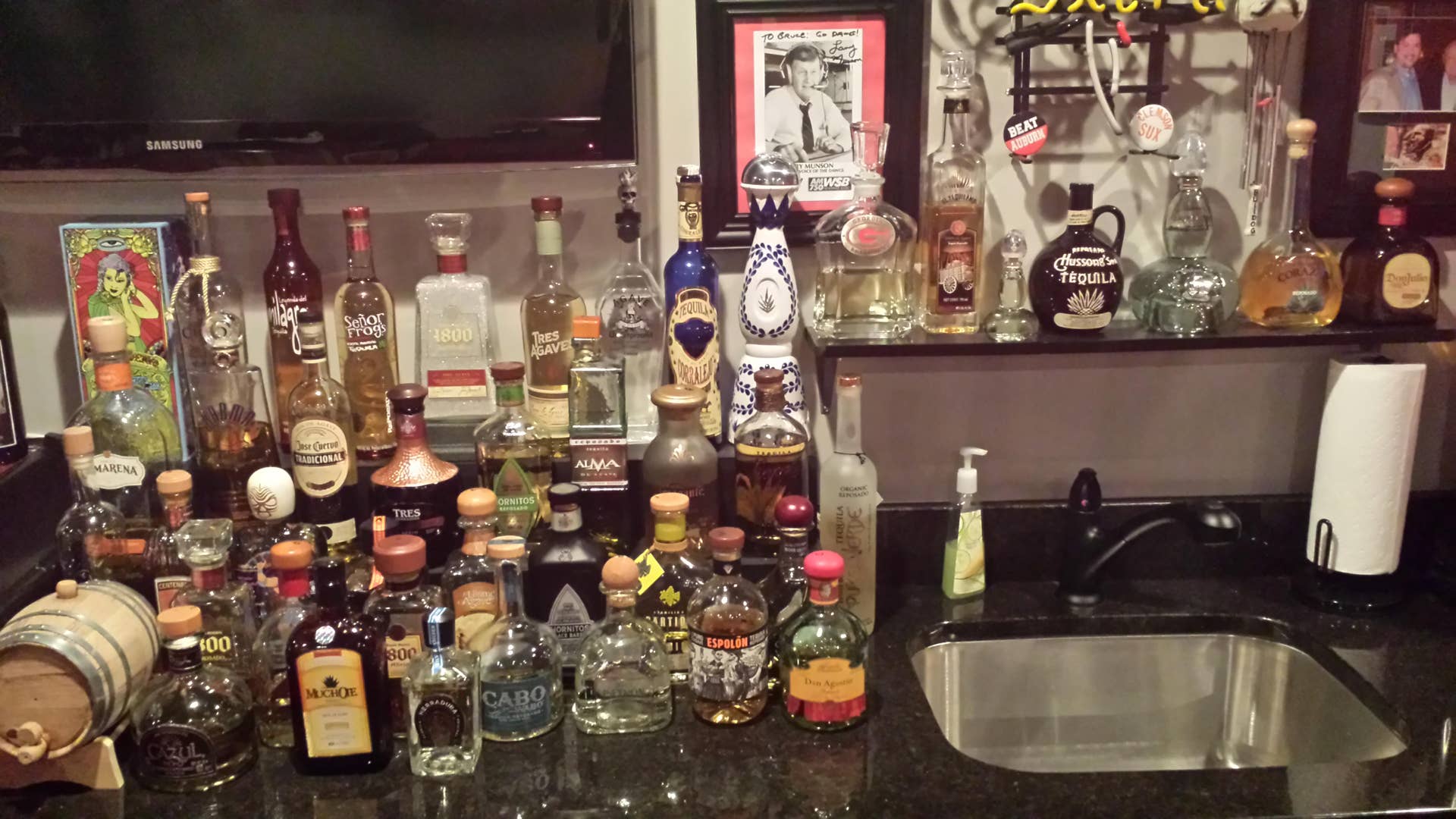 Photos: Georgia Fan Has One Of The Most Amazing Man Caves We've Ever ...