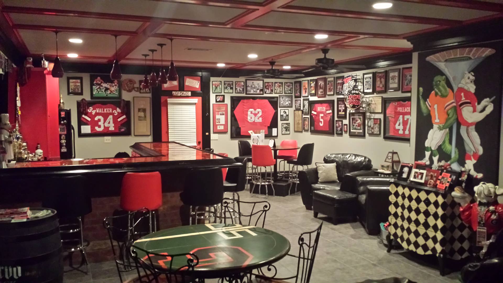 Photos: Georgia Fan Has One Of The Most Amazing Man Caves We've Ever ...