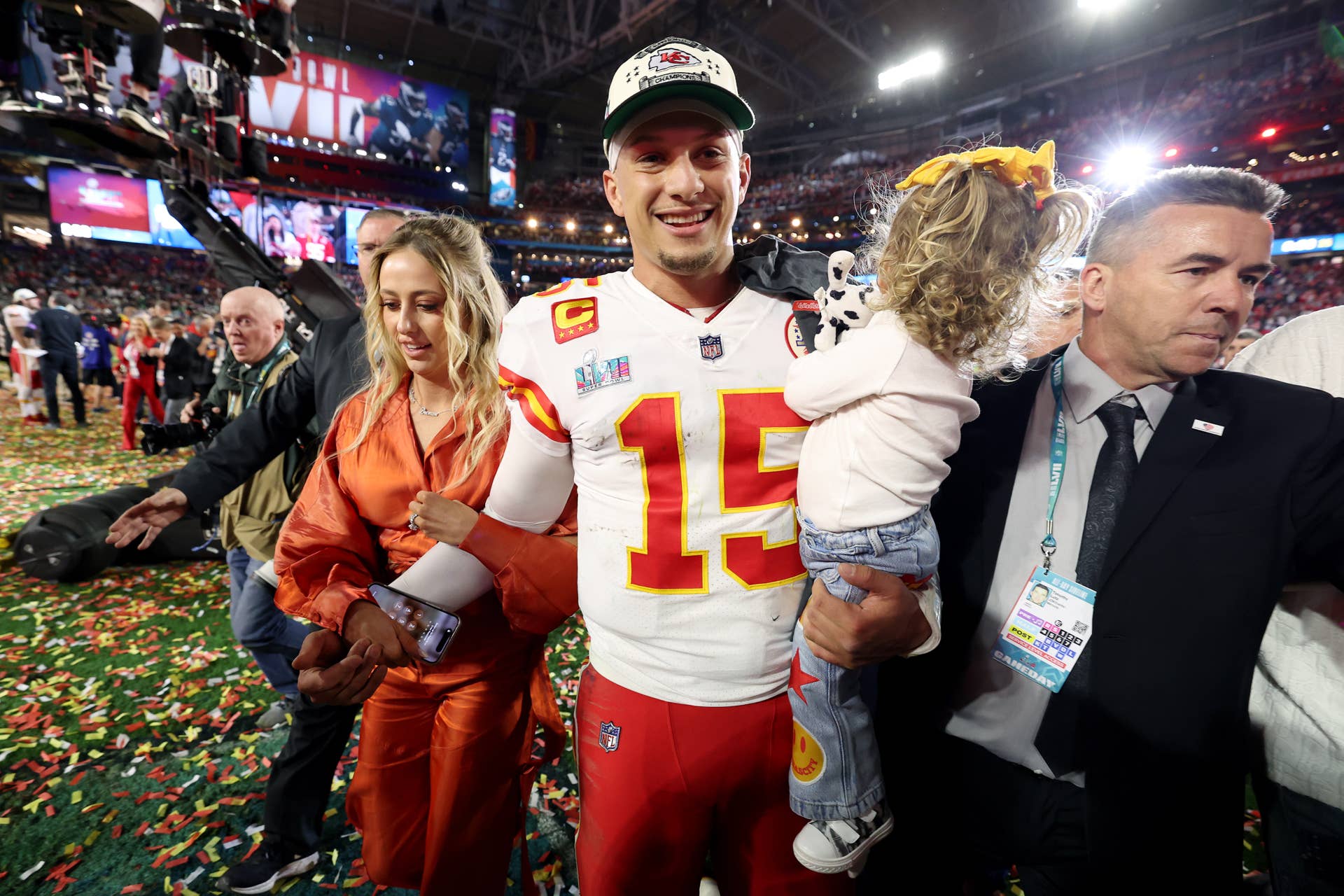 Former NFL Quarterback Makes Fun Of Patrick Mahomes' Kids' Names - The Spun