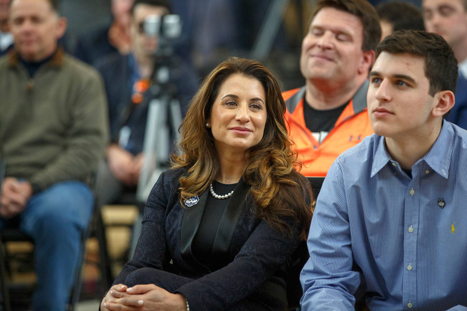 Dan Hurley's Wife Going Viral Amid New York Knicks Rumors - The Spun