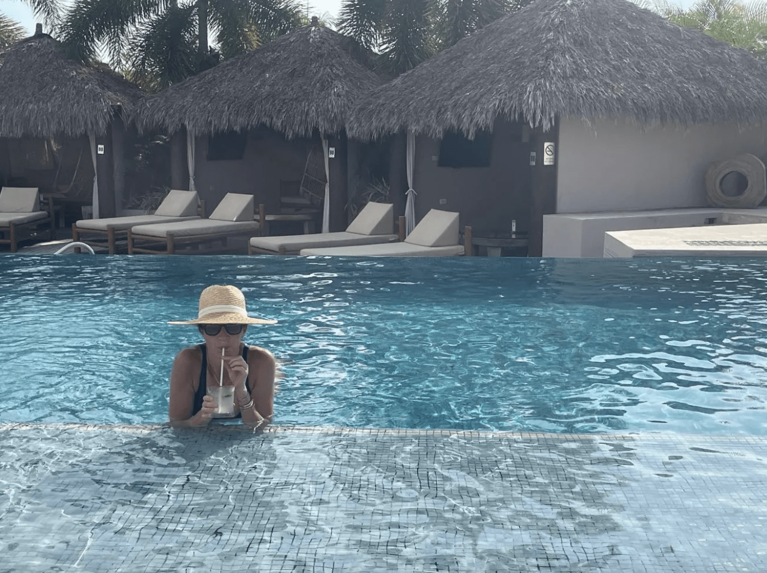 Erin Andrews' 3 Best 'Stunning' Swimsuit Photos - The Spun