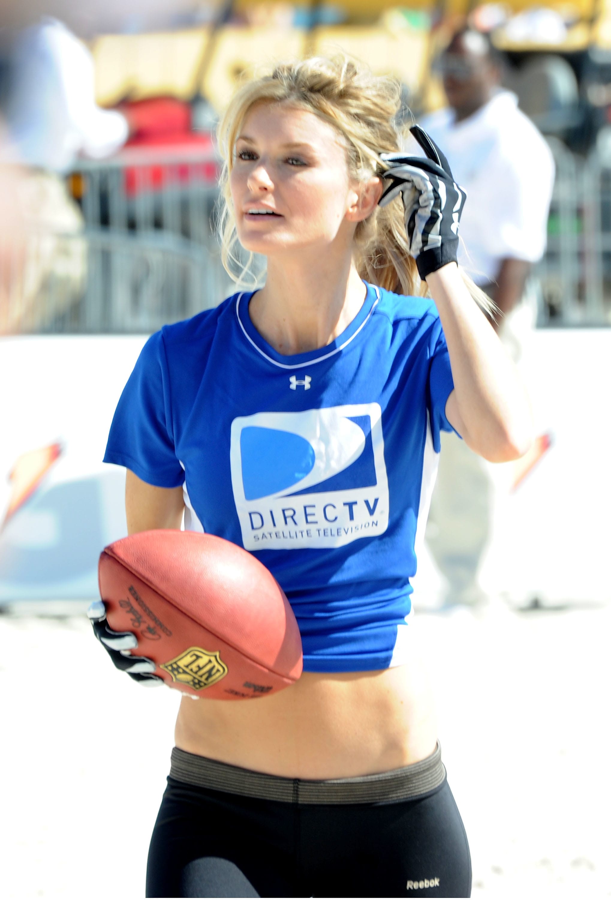 Former NFL Sideline Reporter's 'Body Paint' Swimsuit Photo Goes Viral ...