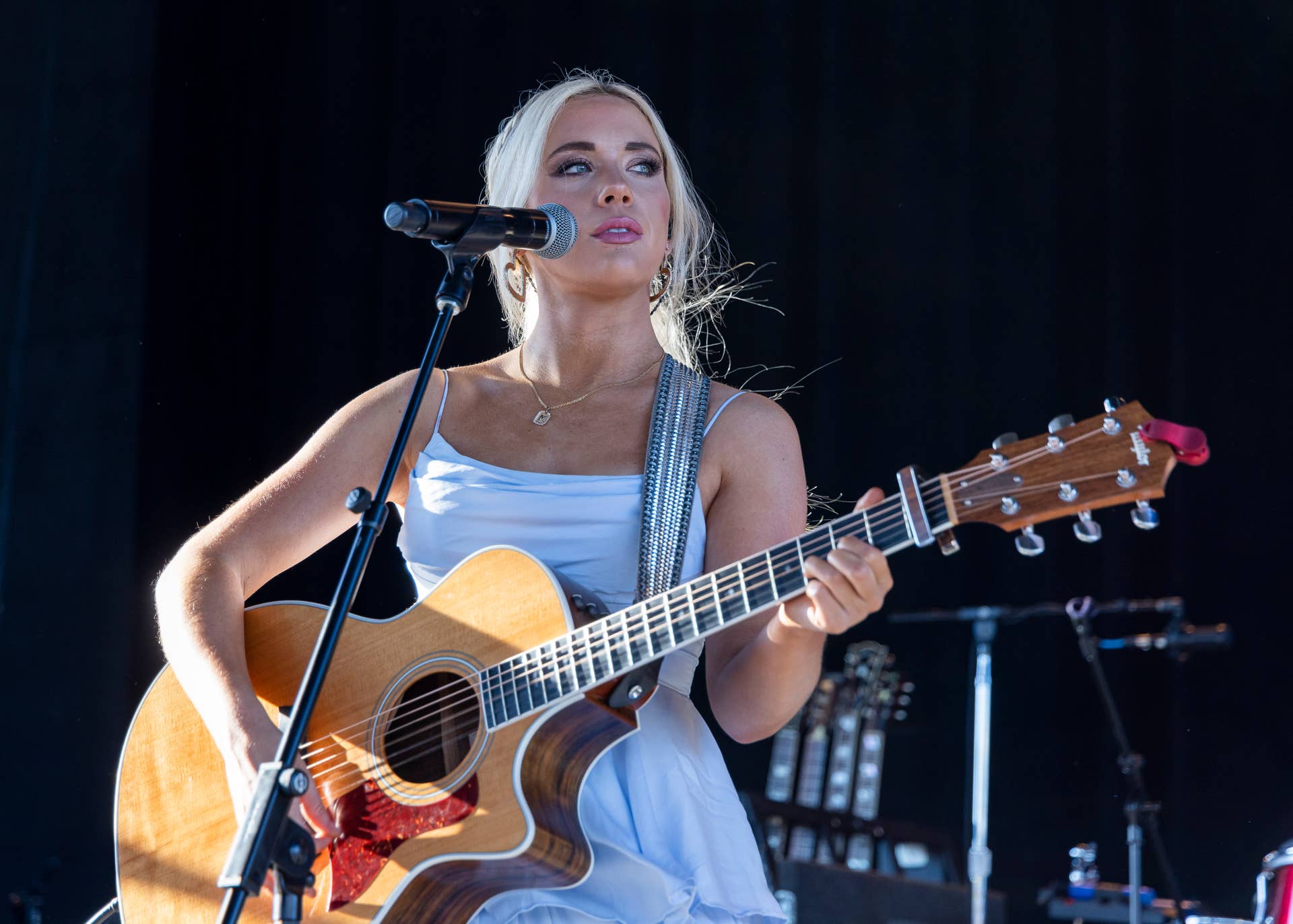 Country Music Star Megan Moroney Responds To NFL Dating Rumor - The Spun