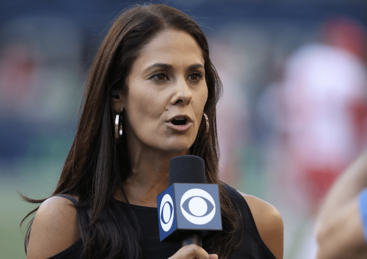 Tracy Wolfson Turns Heads With Swimsuit Photo At 49 - The Spun