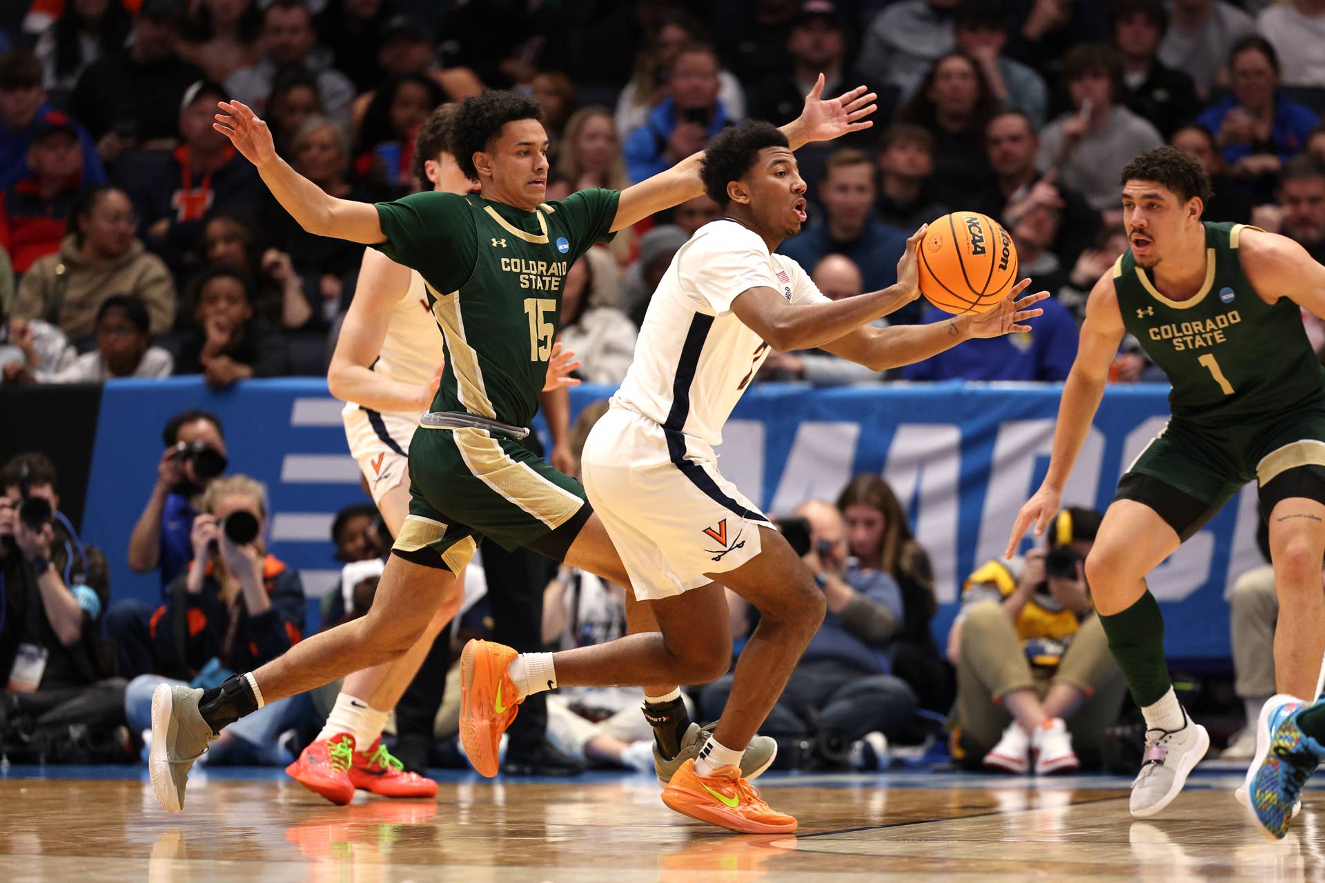College Basketball Fans Demanding 1 Change To NCAA Tournament Format ...