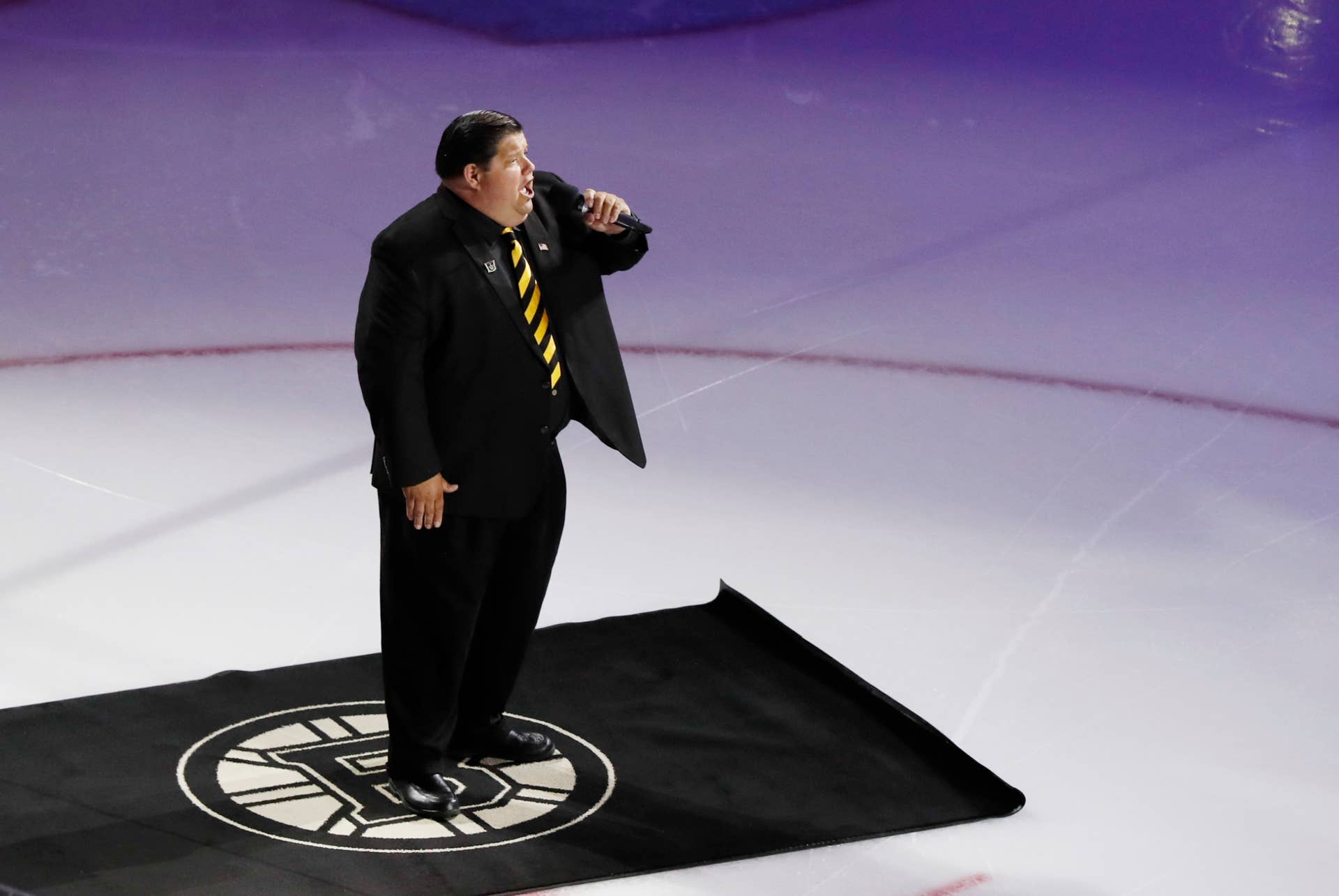 'GOAT' - Fans Praising USA Hockey National Anthem Singer Monday - The Spun