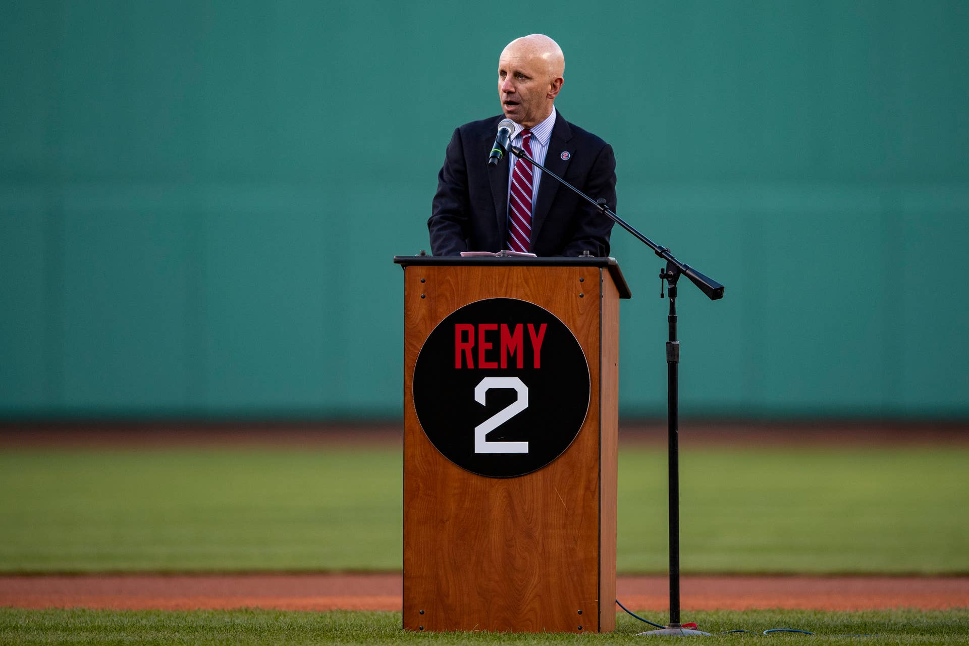 Fans Growing Concerned Over ESPN Announcer's Health Thursday - The Spun