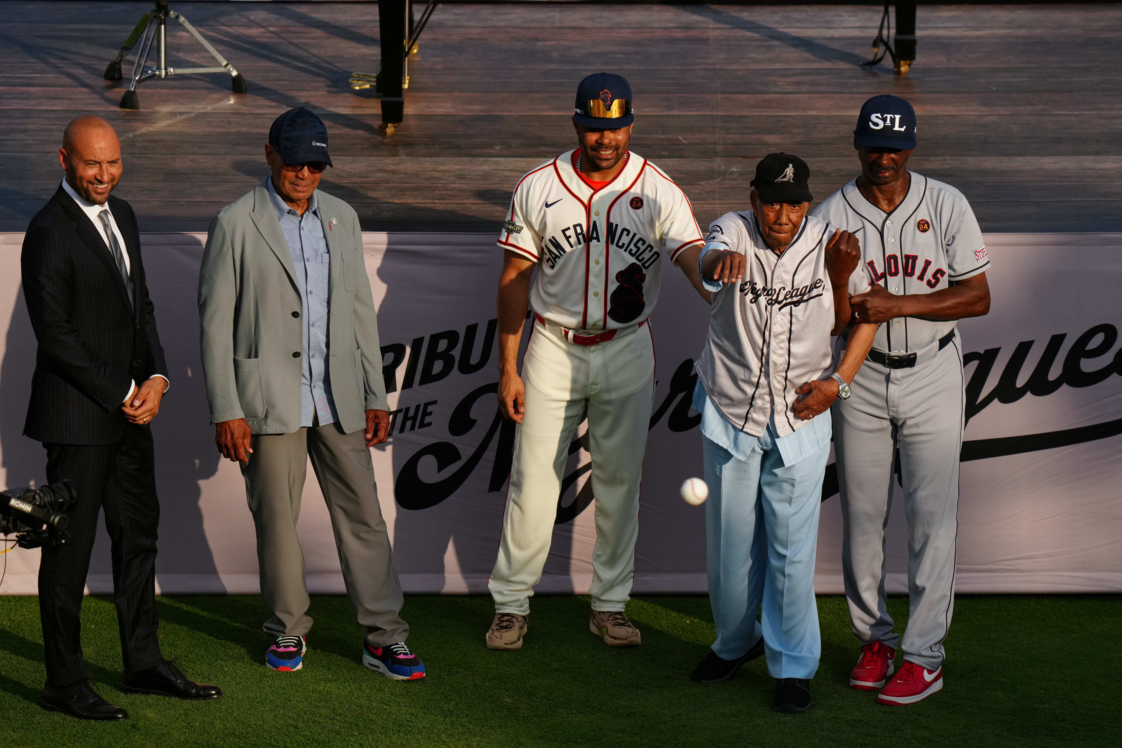 Meet Bill Greason, MLB's Oldest Living Player At 100 Years Old - The Spun