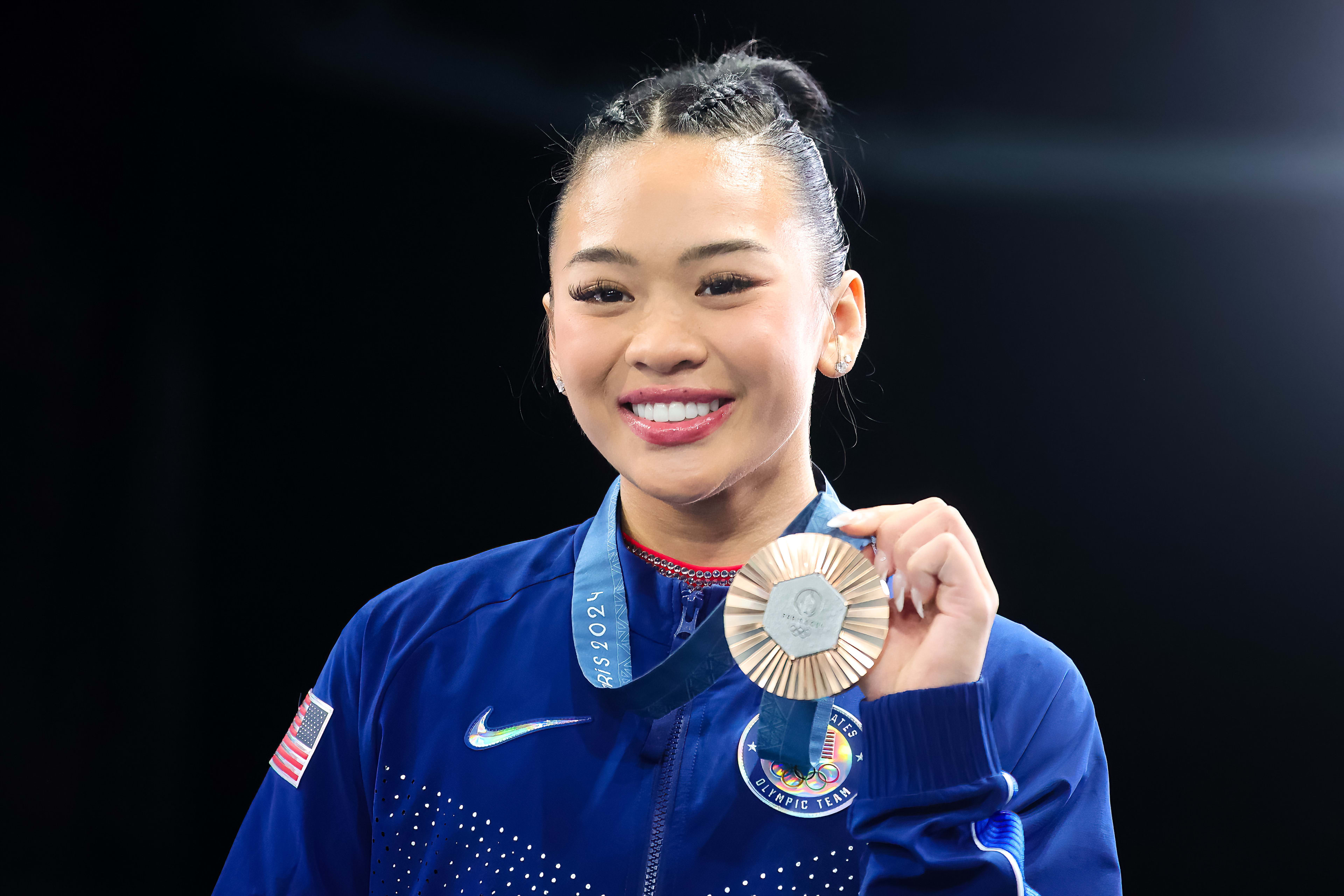 Olympic Gymnast Suni Lee Turns Heads With 'Gorgeous' Swimsuit Photo - The Spun