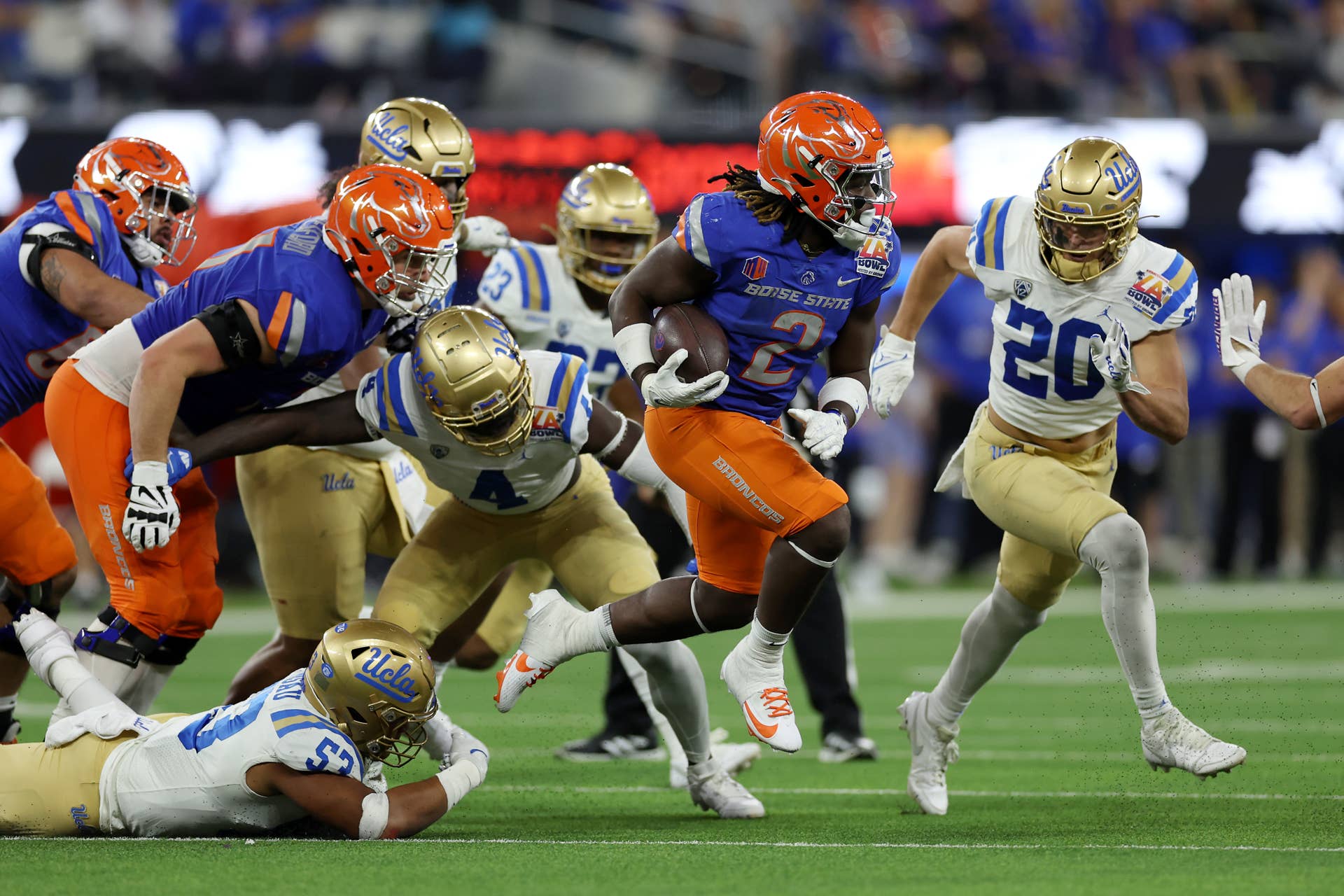 Ashton Jeanty Made His Heisman Case On First Play From Scrimmage - The Spun