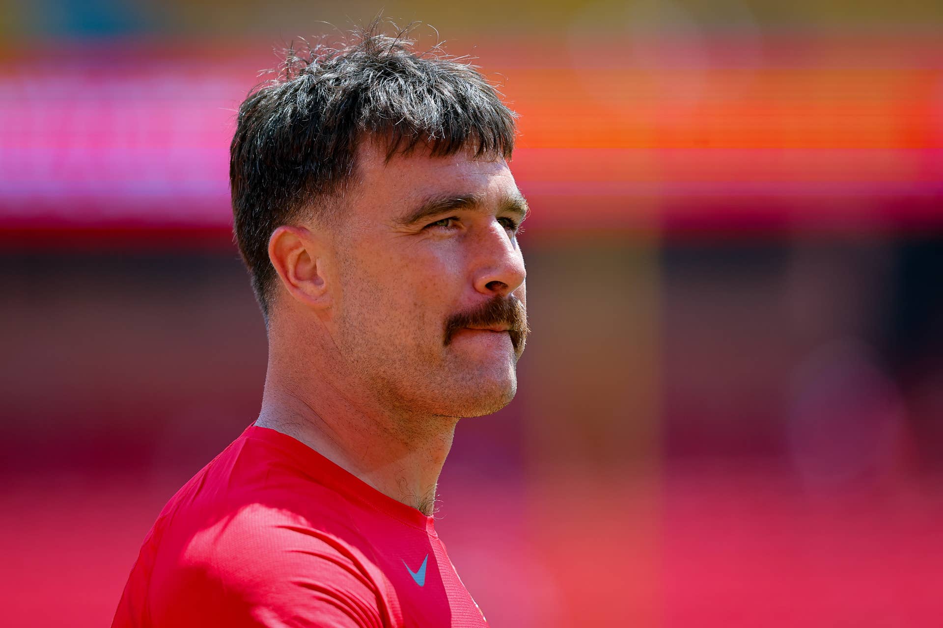 NFL Fans Are Making Fun Of Travis Kelce's New Hairstyle - The Spun