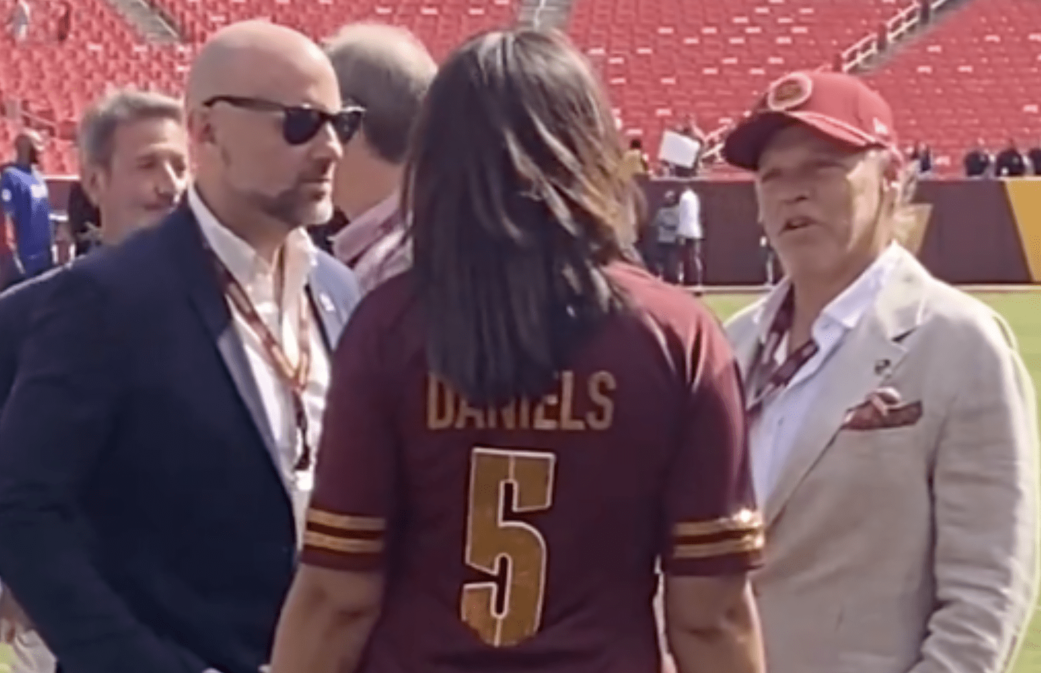 Jayden Daniels' Mom Goes Viral For Tight Outfit At Game - The Spun