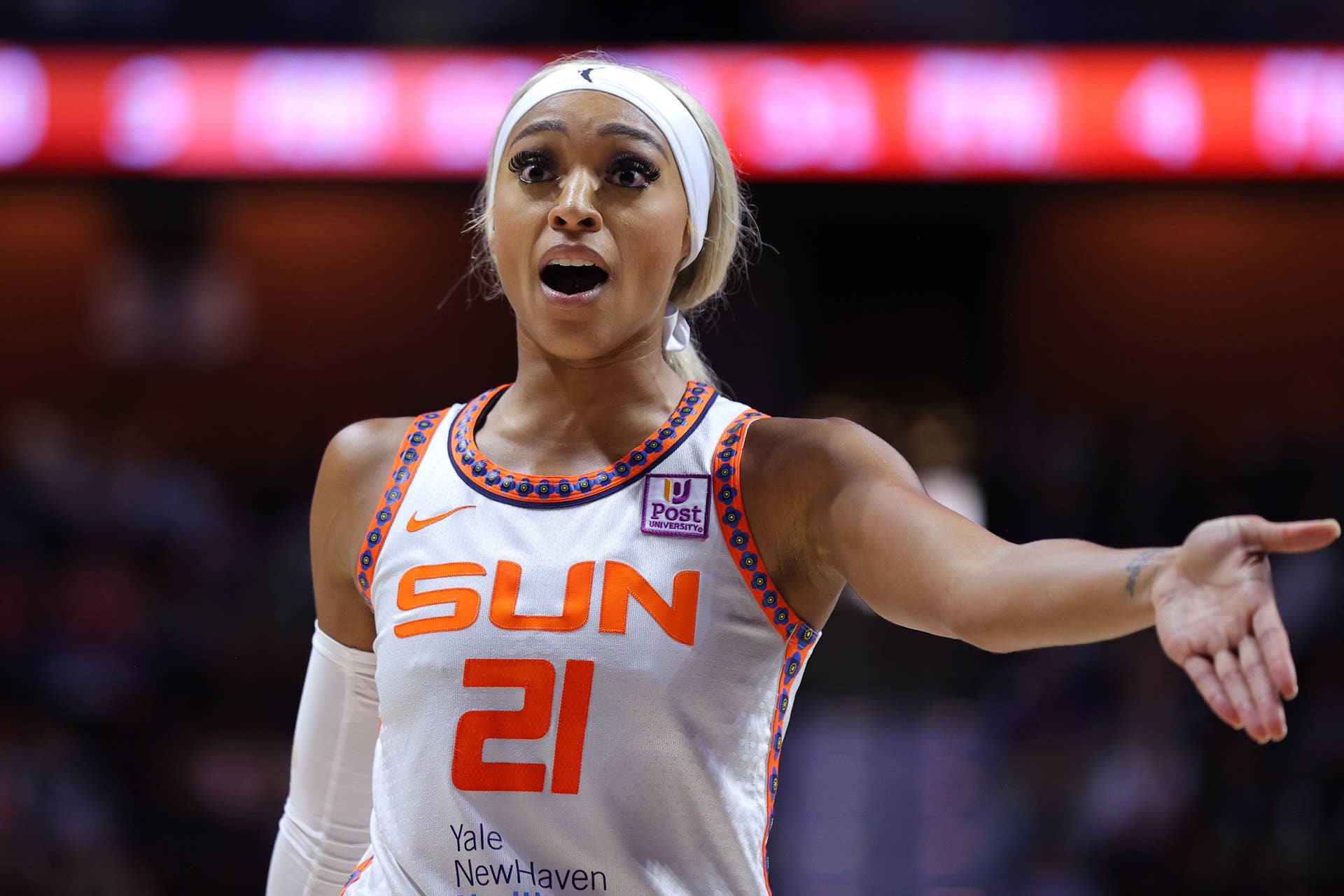 WNBA Star Flaunted Anti-Trump Outfit Before Friday's Unrivaled Game ...