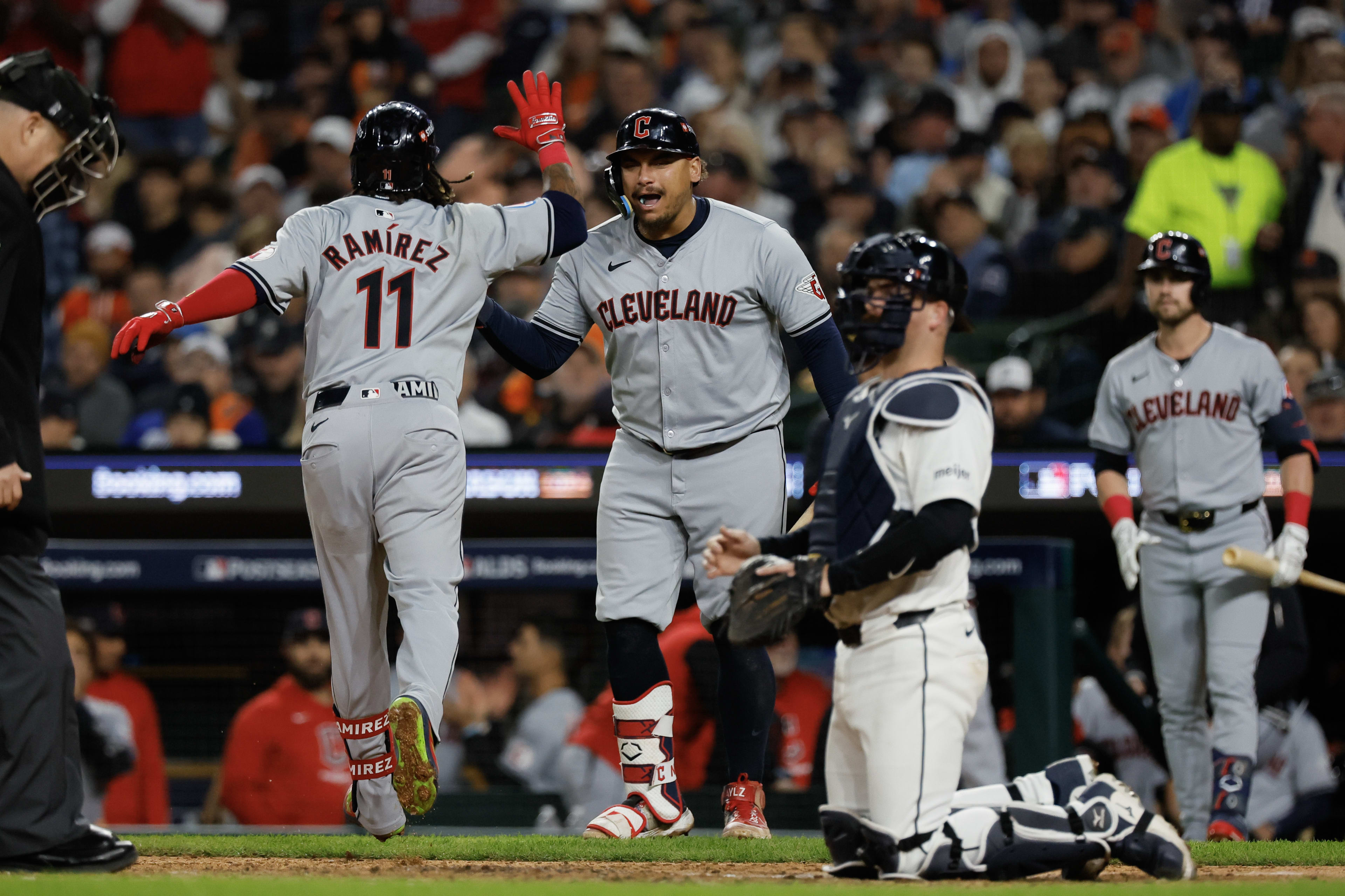 Baseball Fans Furious After Commercial Interrupted Seres-Clinching Game - The Spun