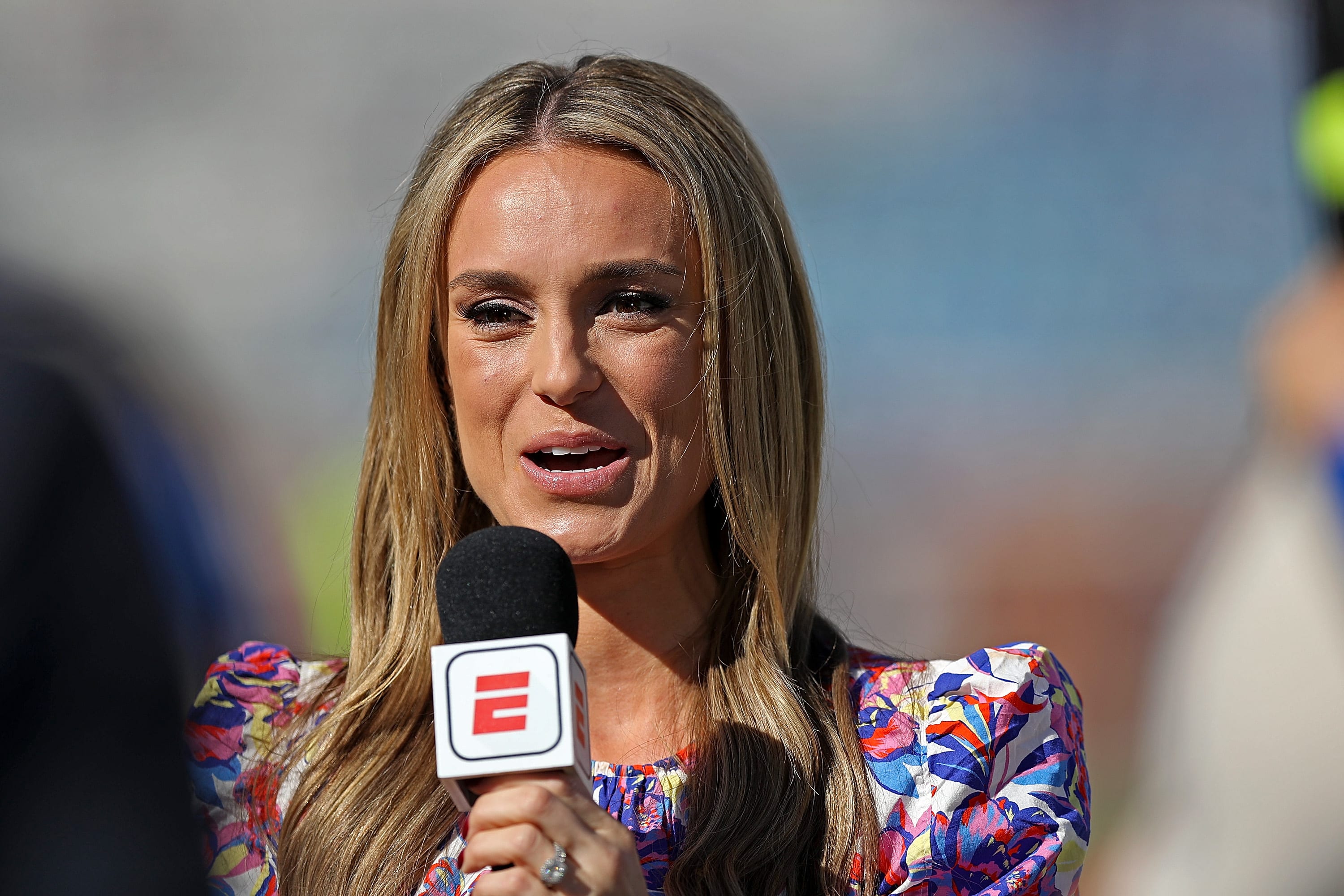 ESPN Reporter Molly McGrath Turns Heads With Sideline Outfit Saturday ...