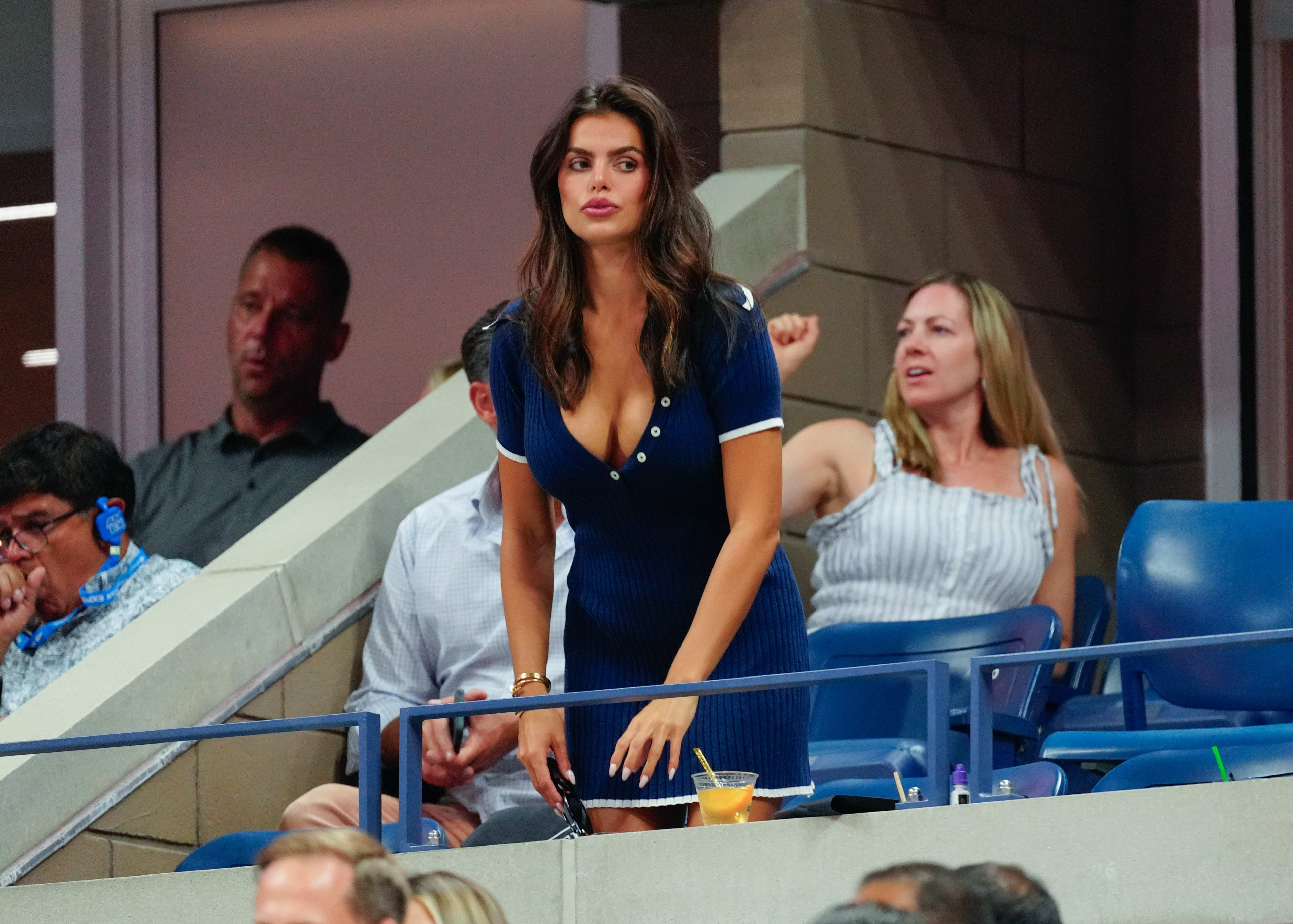 Sports Illustrated Swimsuit Model Is Dating Tennis Star Jannik Sinner ...