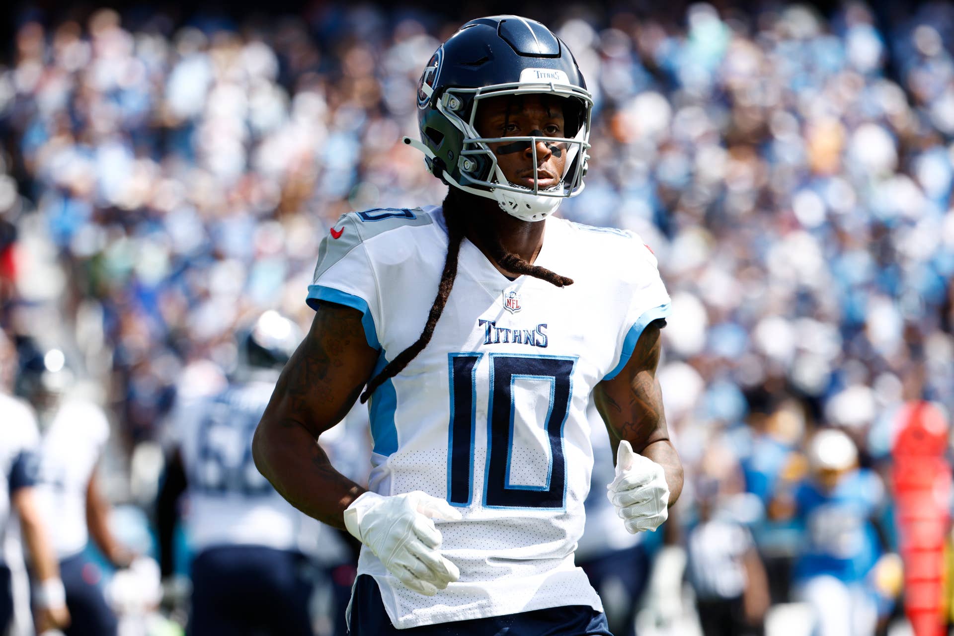 NFL Star Had 1-Word Reaction To Sydney Sweeney's 'Thirst Trap' - The Spun