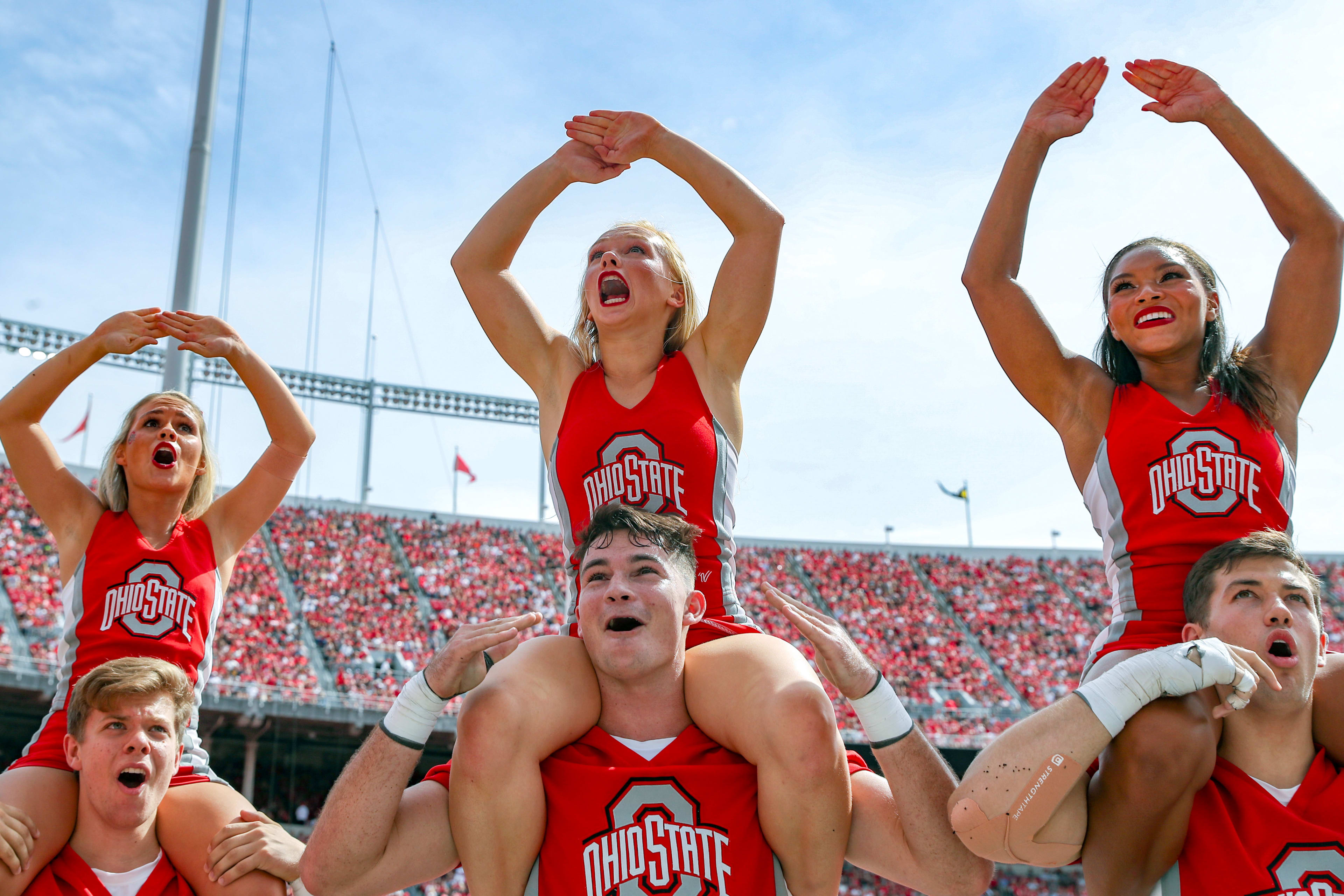 'Stunning' Ohio State Cheerleader Grabs Attention With Offseason Photo - The Spun