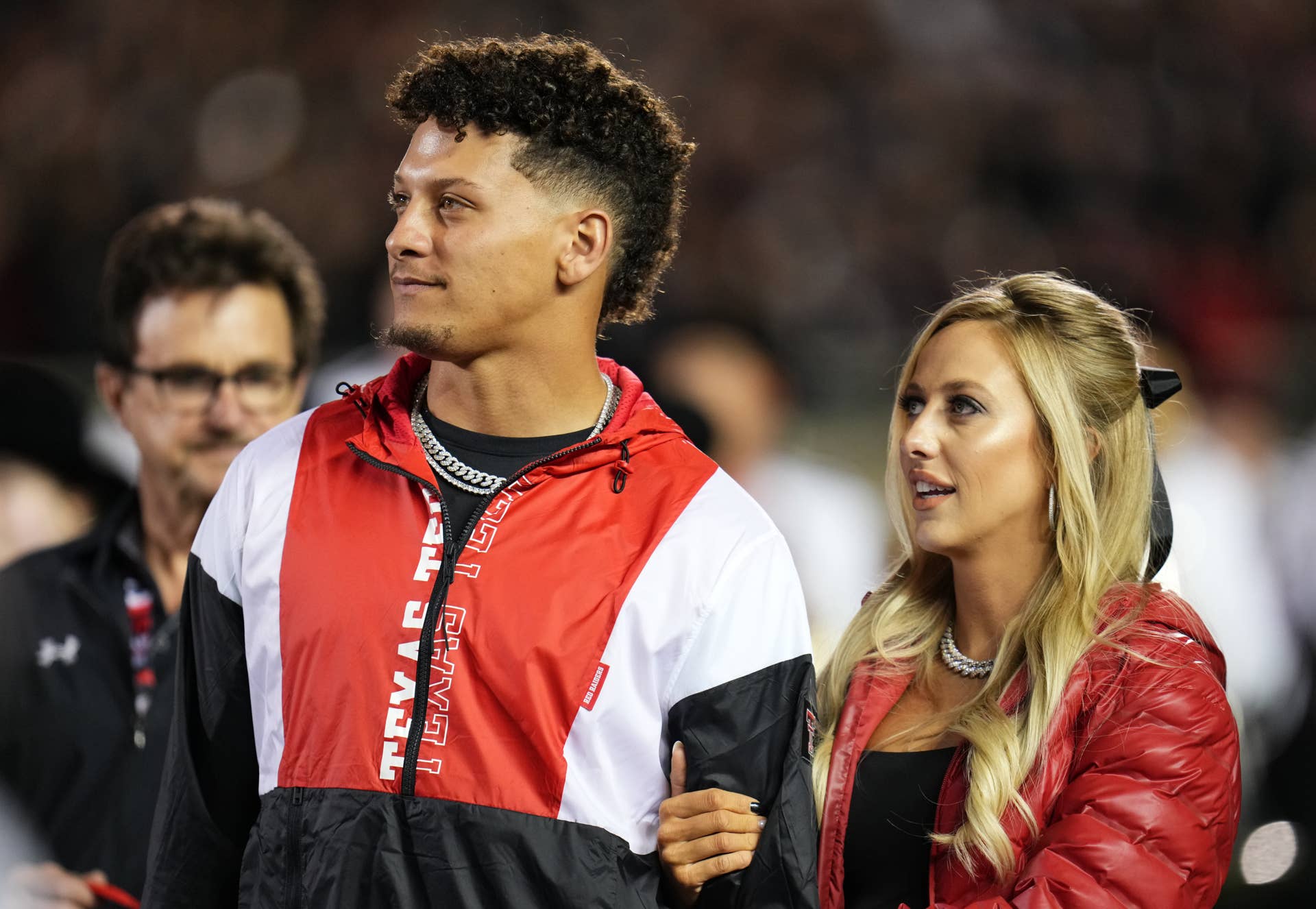 Patrick Mahomes Reacts To Wife Posing For Sports Illustrated Swimsuit ...