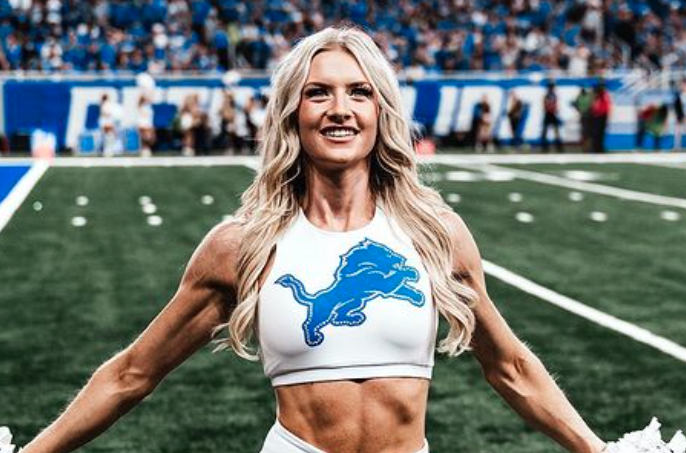 'Gorgeous' Lions Cheerleader Turns Heads Before Playoff Game - The Spun