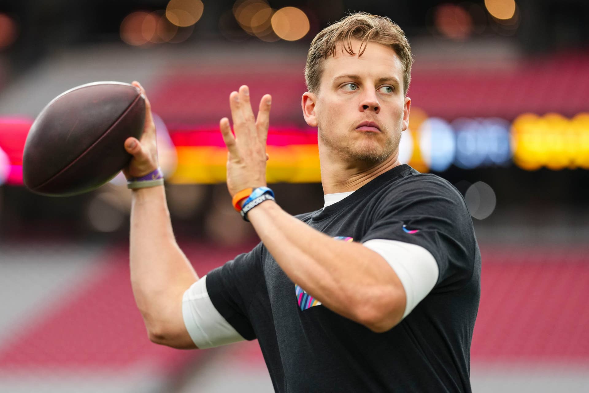 Prayers Pouring In For Joe Burrow Before Kickoff On Sunday - The Spun