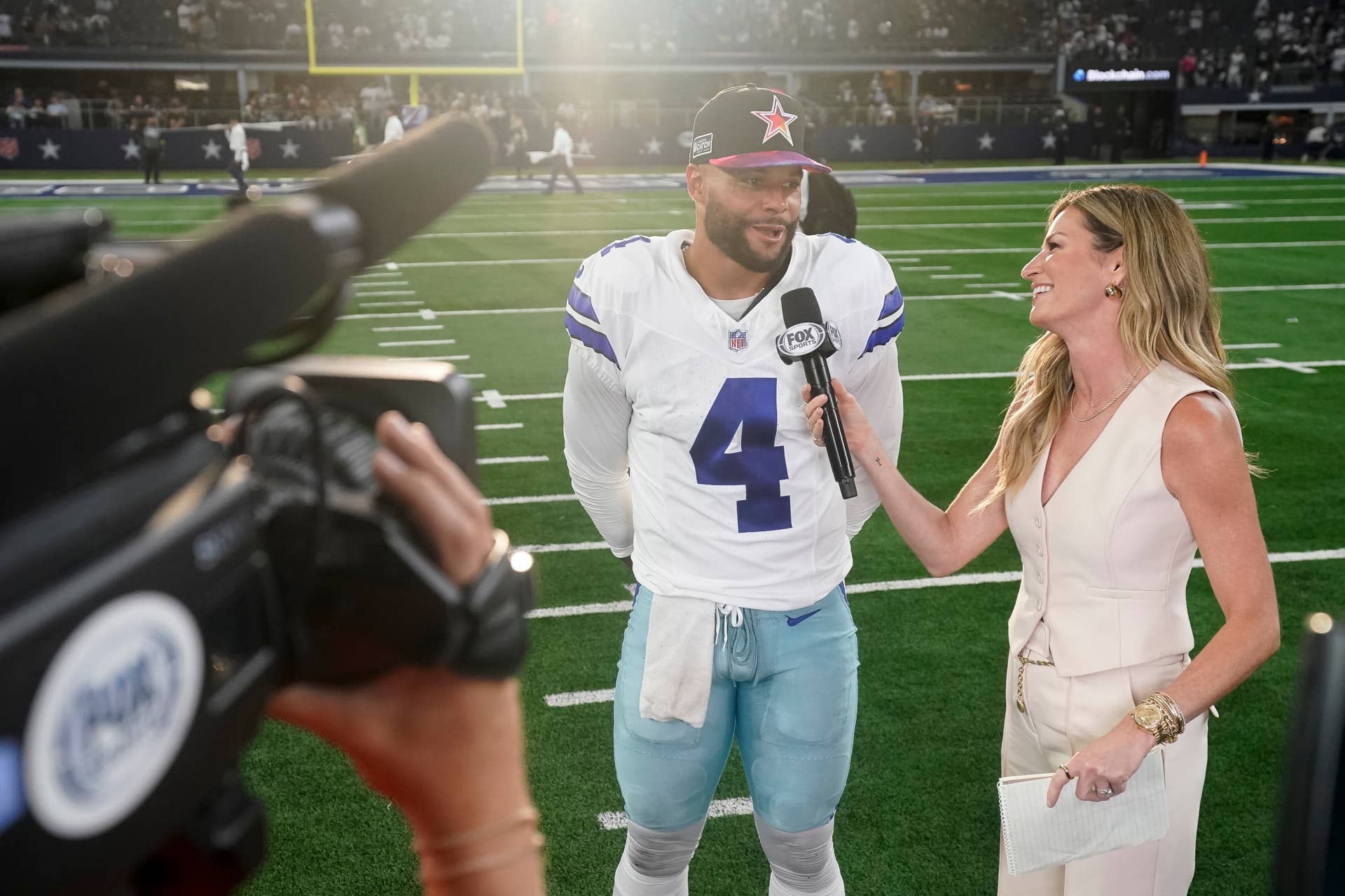 FOX NFL Host Names Only Team Fans 'Hate Watch' - The Spun