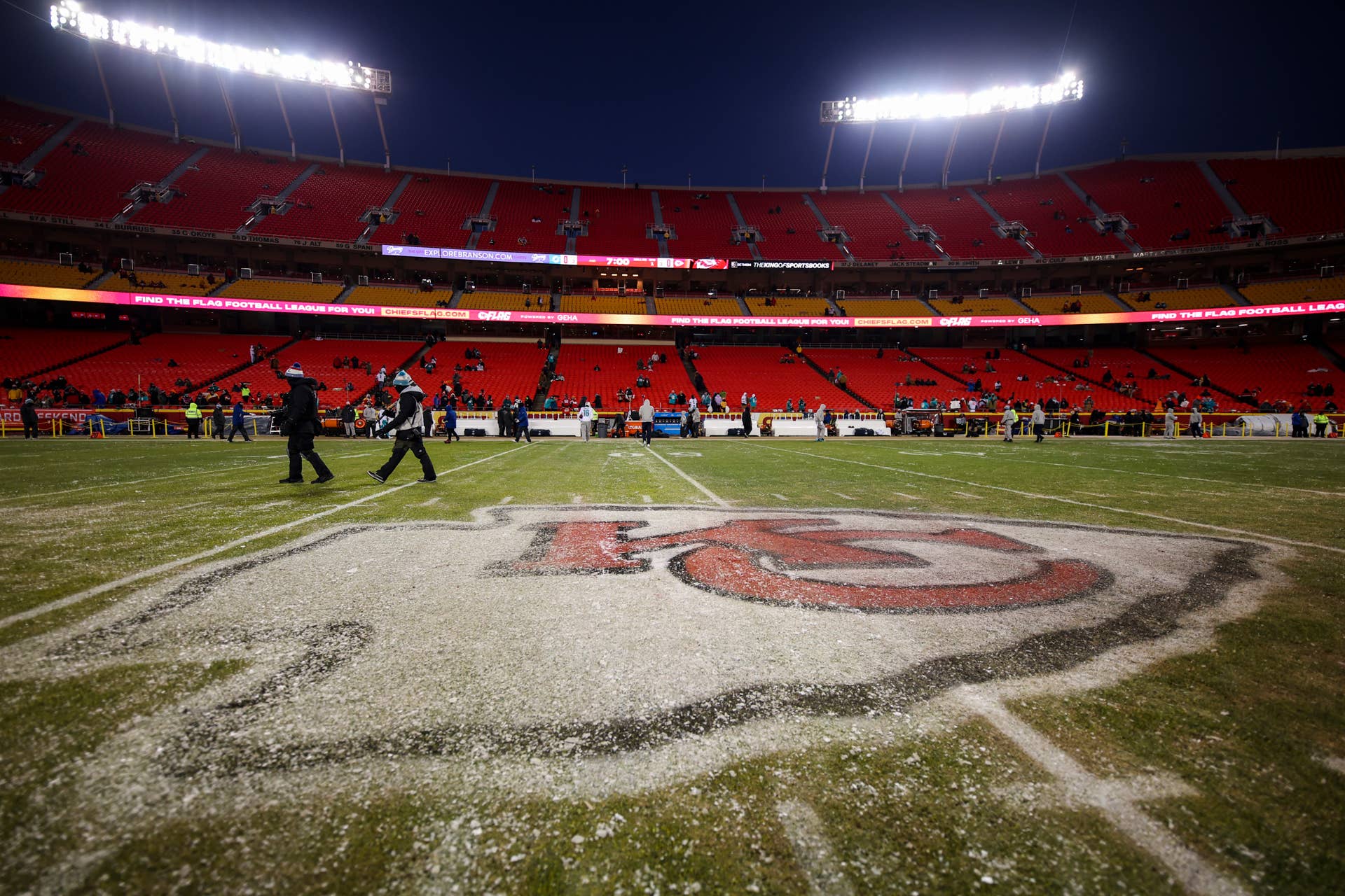NFL Security Guard Sucker Punched In Wild Brawl At Arrowhead Stadium ...
