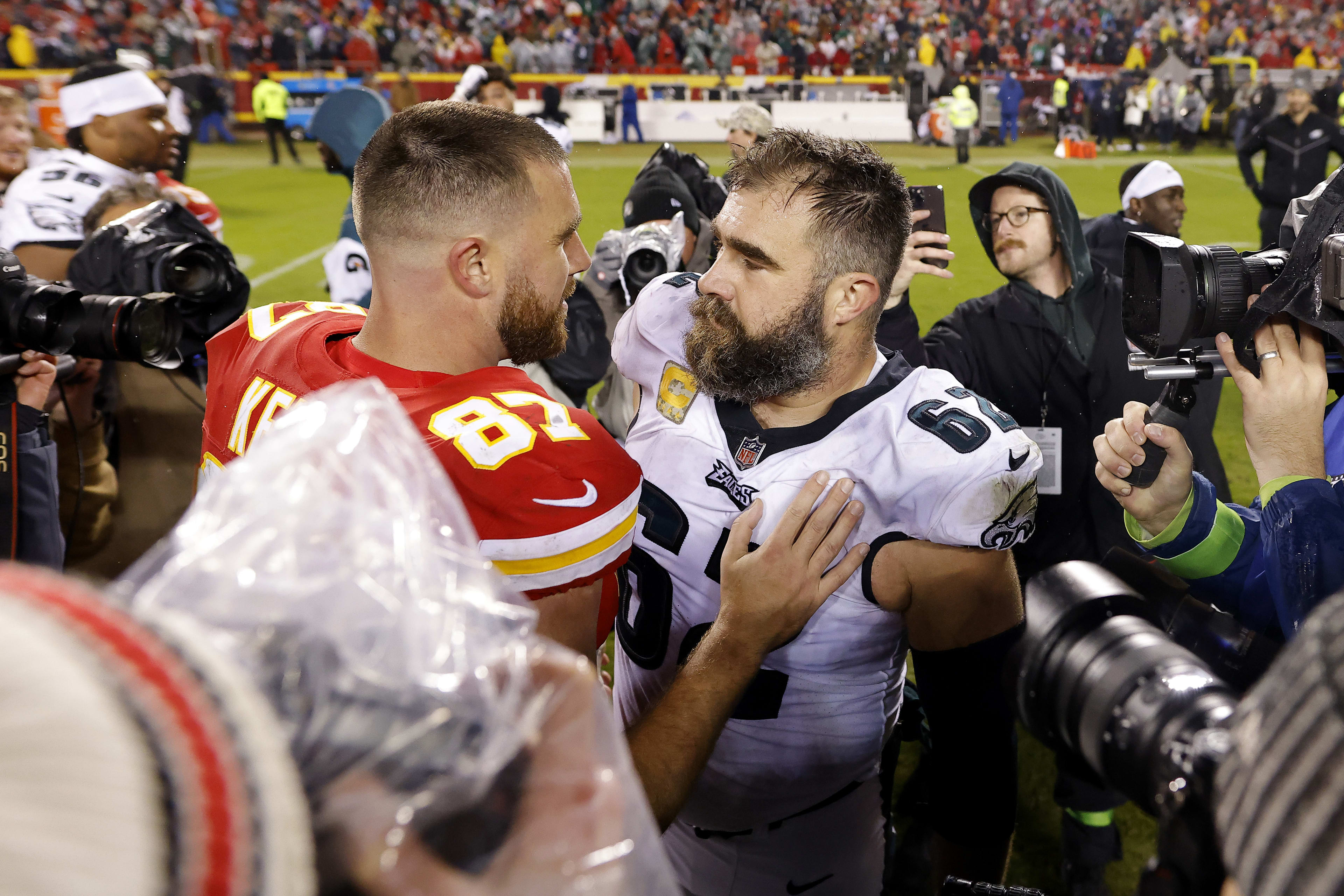 Jason Kelce Had Epic Reaction To Taylor Swift, Travis Kelce's Engagement - The Spun